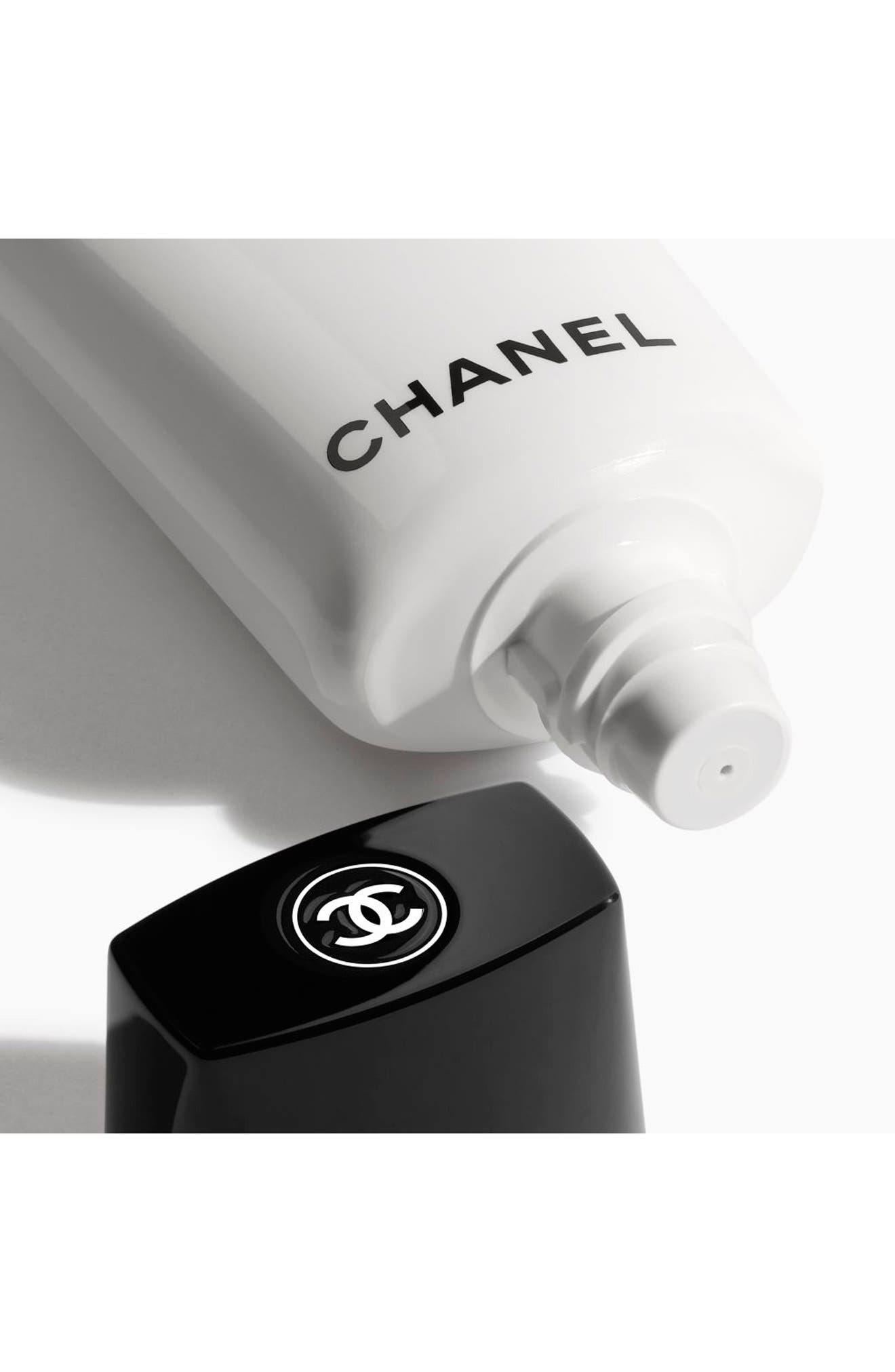 CHANEL LA BASE ILLUMINATRICE Glowing Makeup Primer | Nordstrom