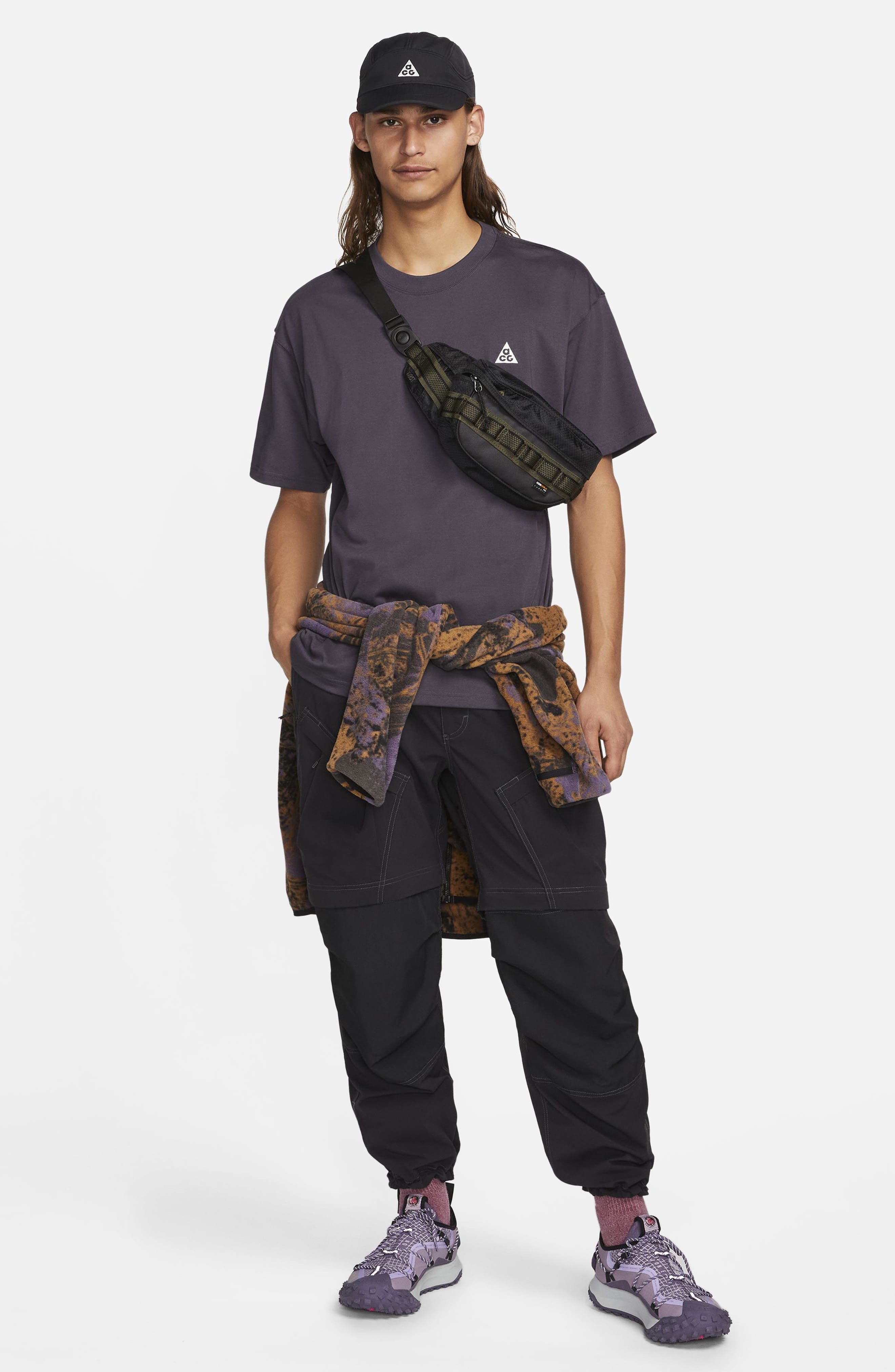 Nike ACG Performance T-Shirt in Gridiron | Smart Closet