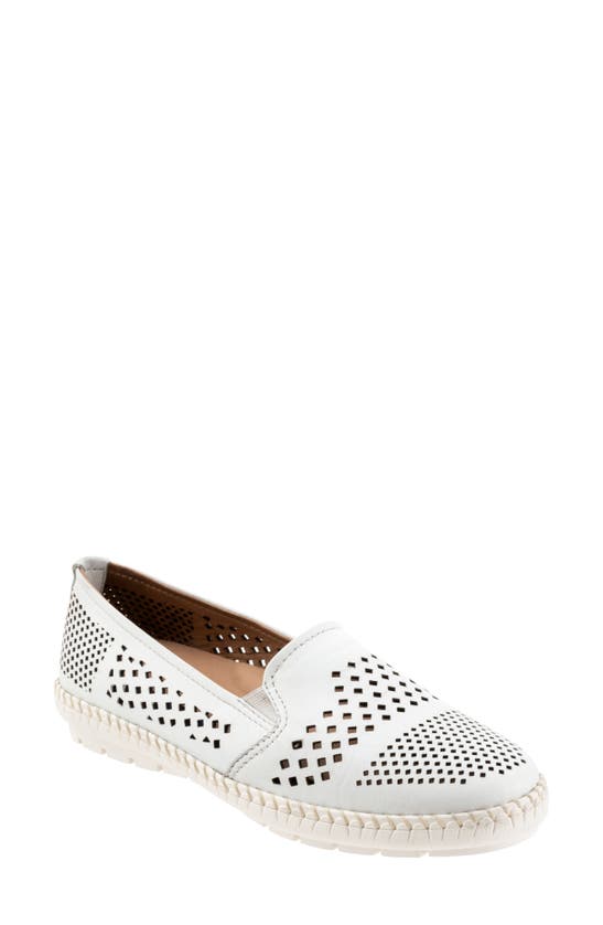 Trotters Royal Perforated Loafer In White | ModeSens