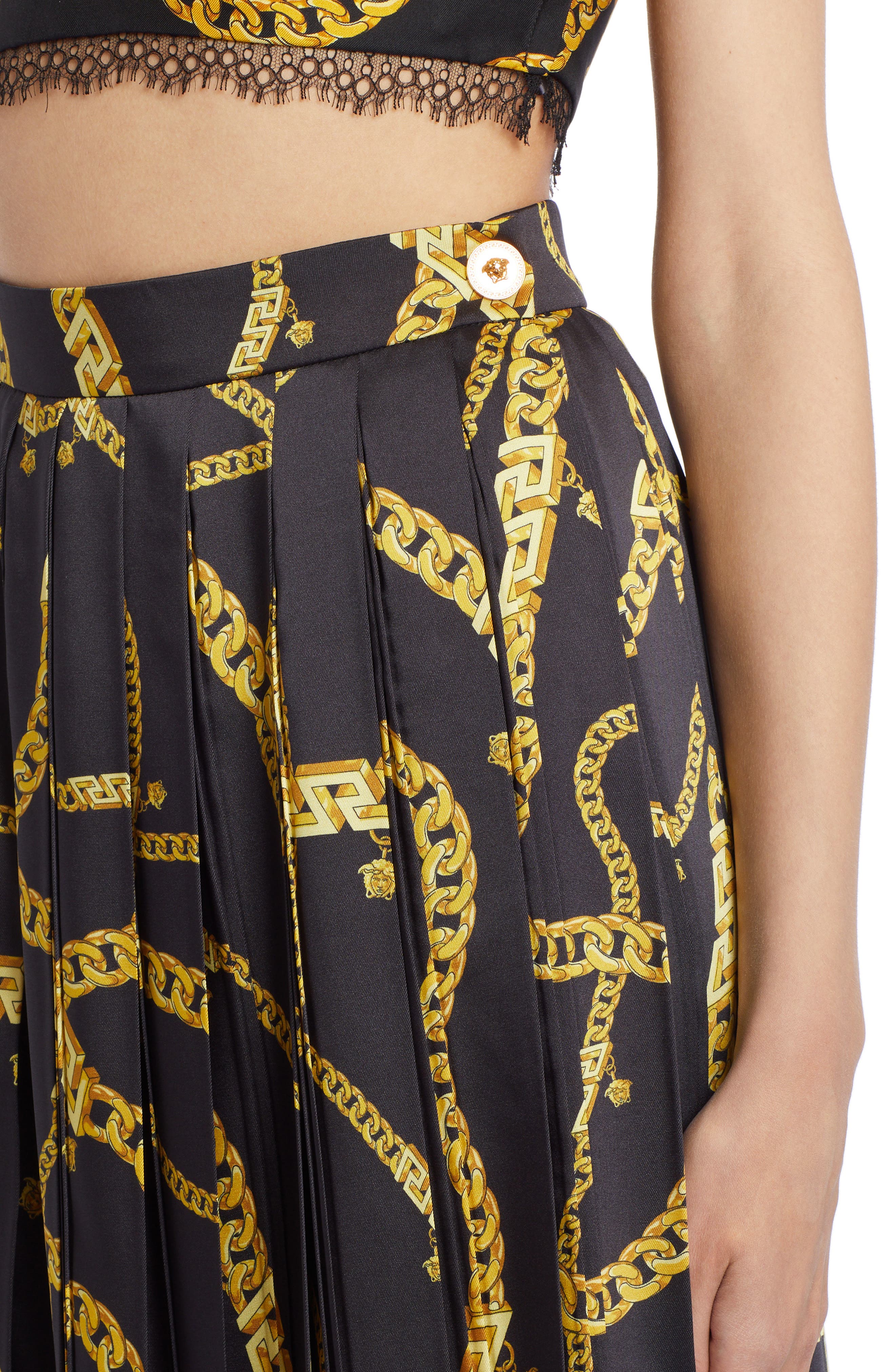 versace chain pattern