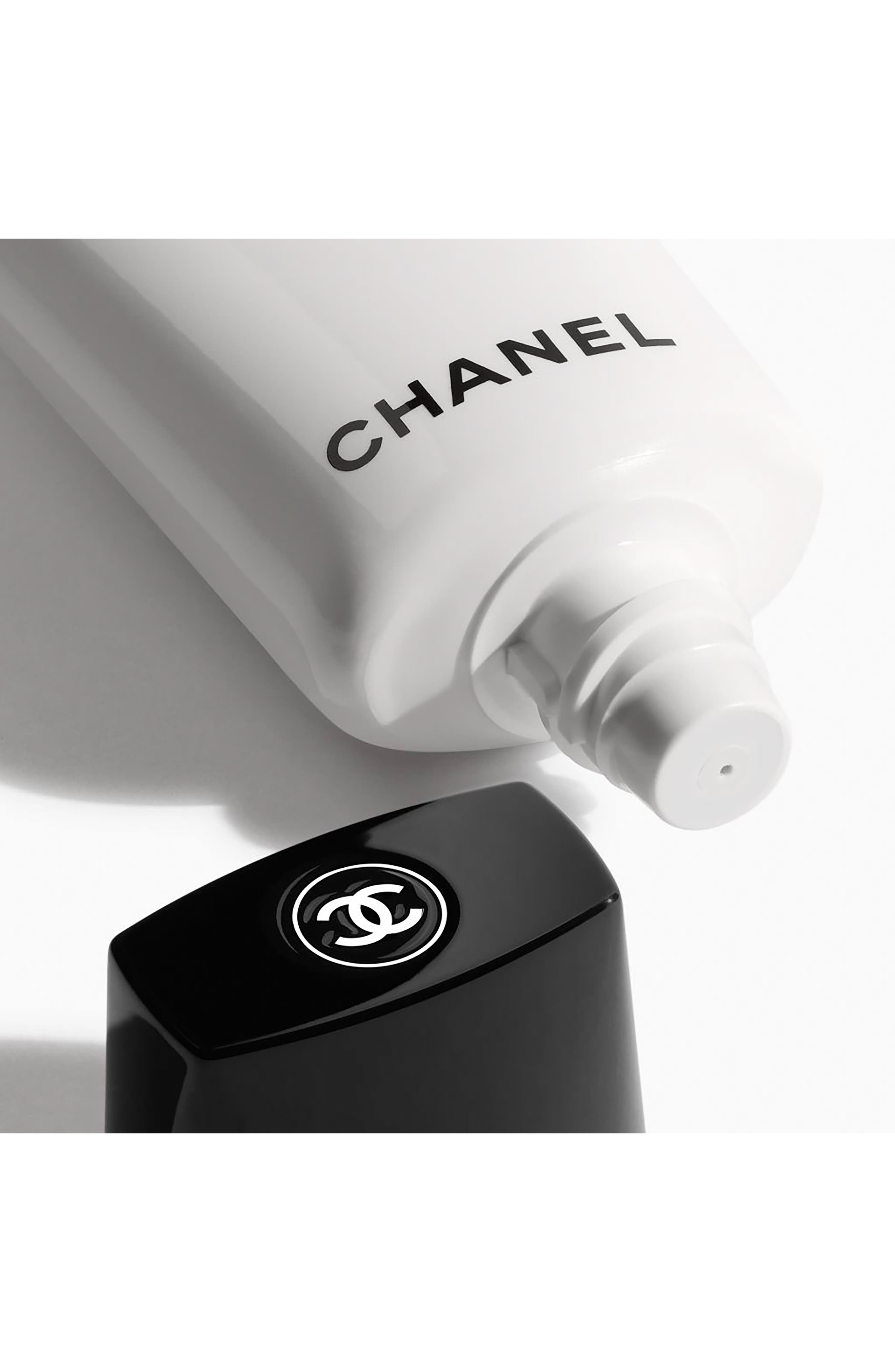 CHANEL LA BASE ILLUMINATRICE Glowing Makeup Primer | Nordstrom