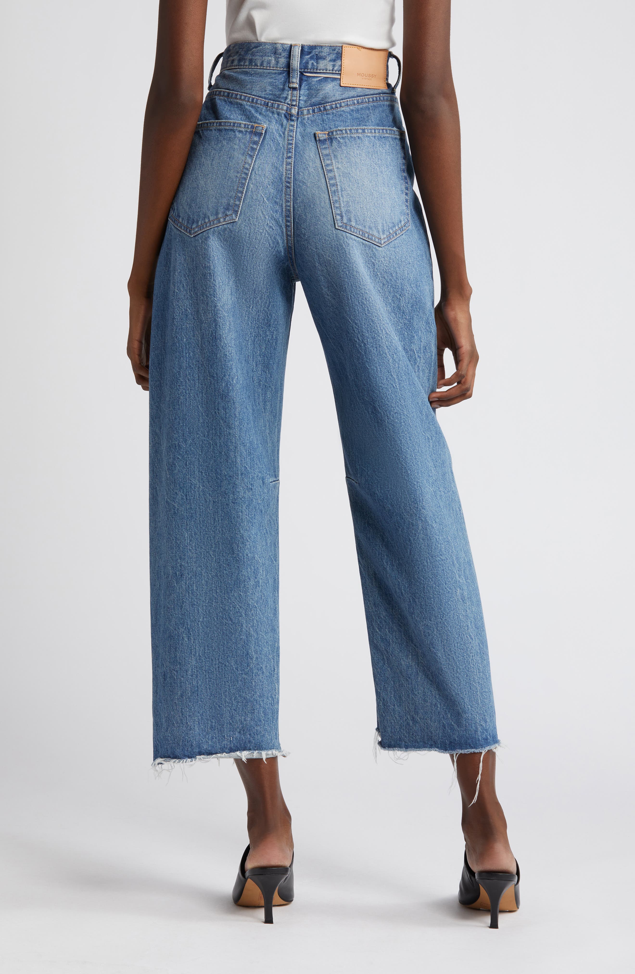 MOUSSY VINTAGE Cloverhill Step Hem High Waist Crop Barrel Jeans ...