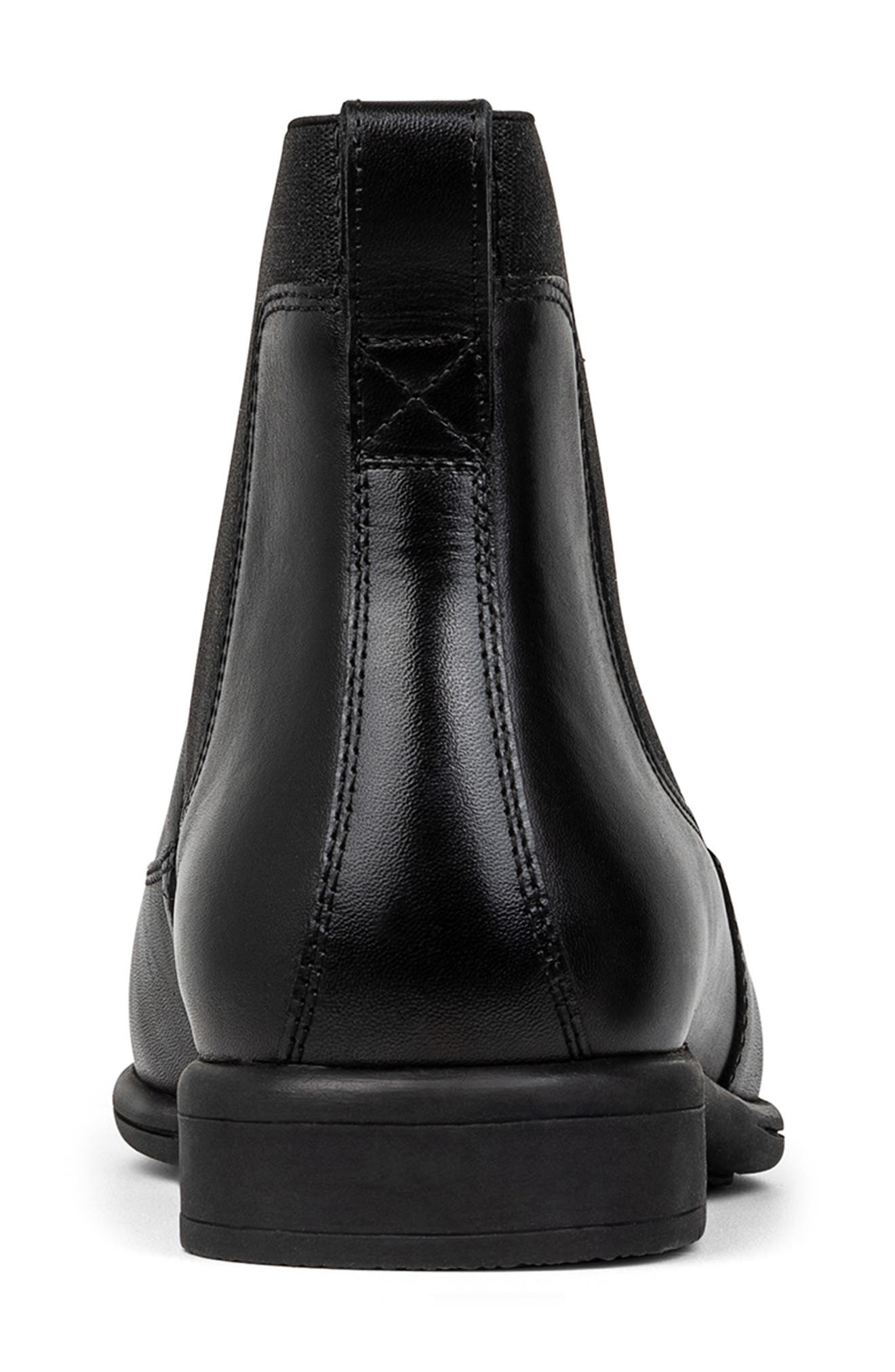 Donald Pliner Gunter Chelsea Boot (Men) | Nordstromrack