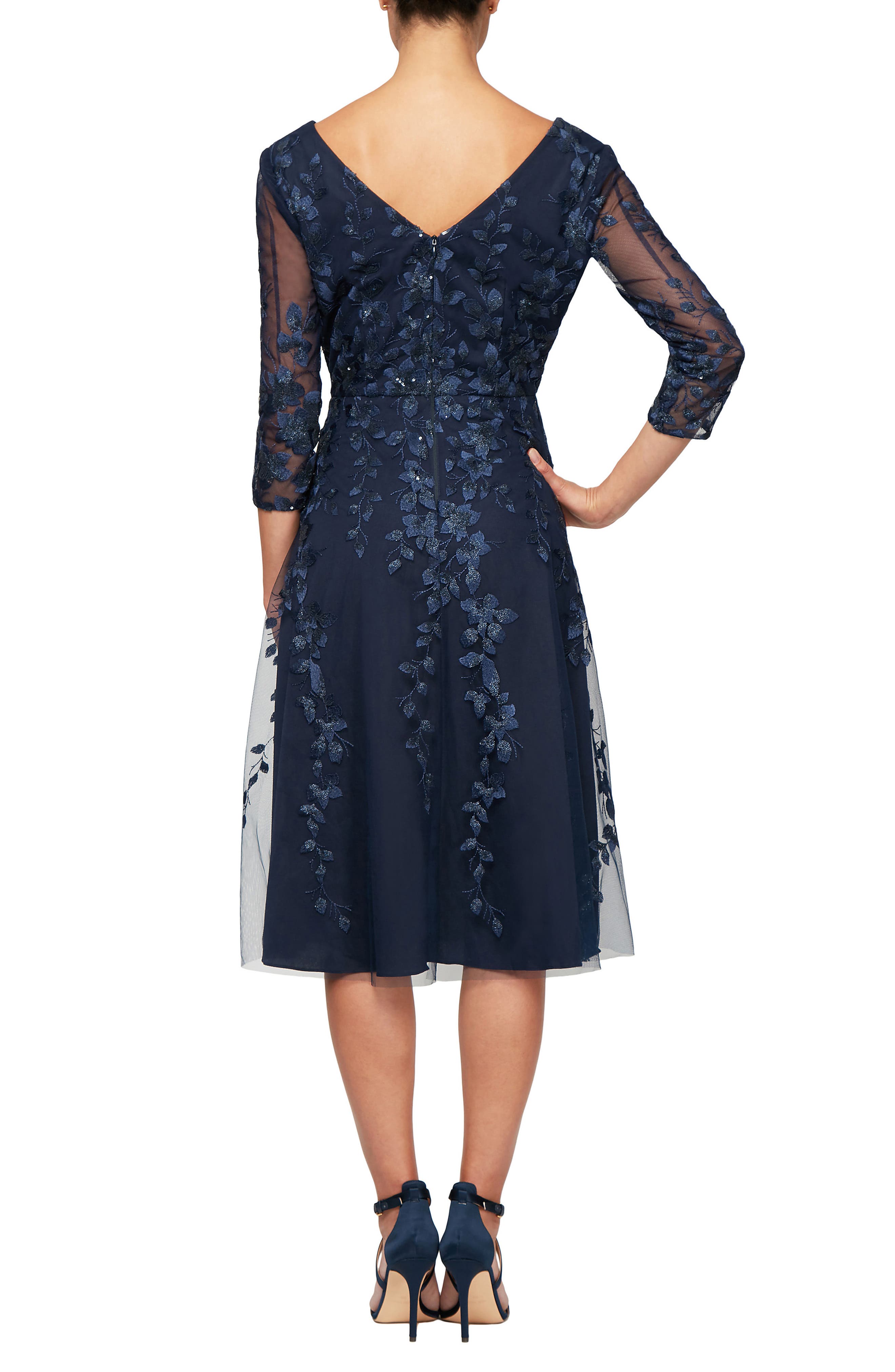 Alex Evenings V-Neck Embroidered Mesh Cocktail Dress | Nordstromrack