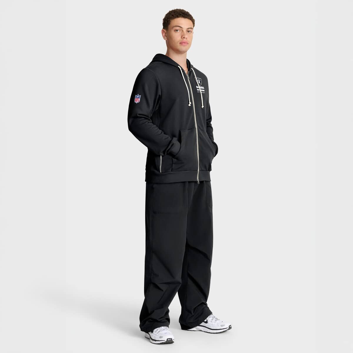 Nike Men's Nike Black Las Vegas Raiders Sideline Standard Issue Utility ...