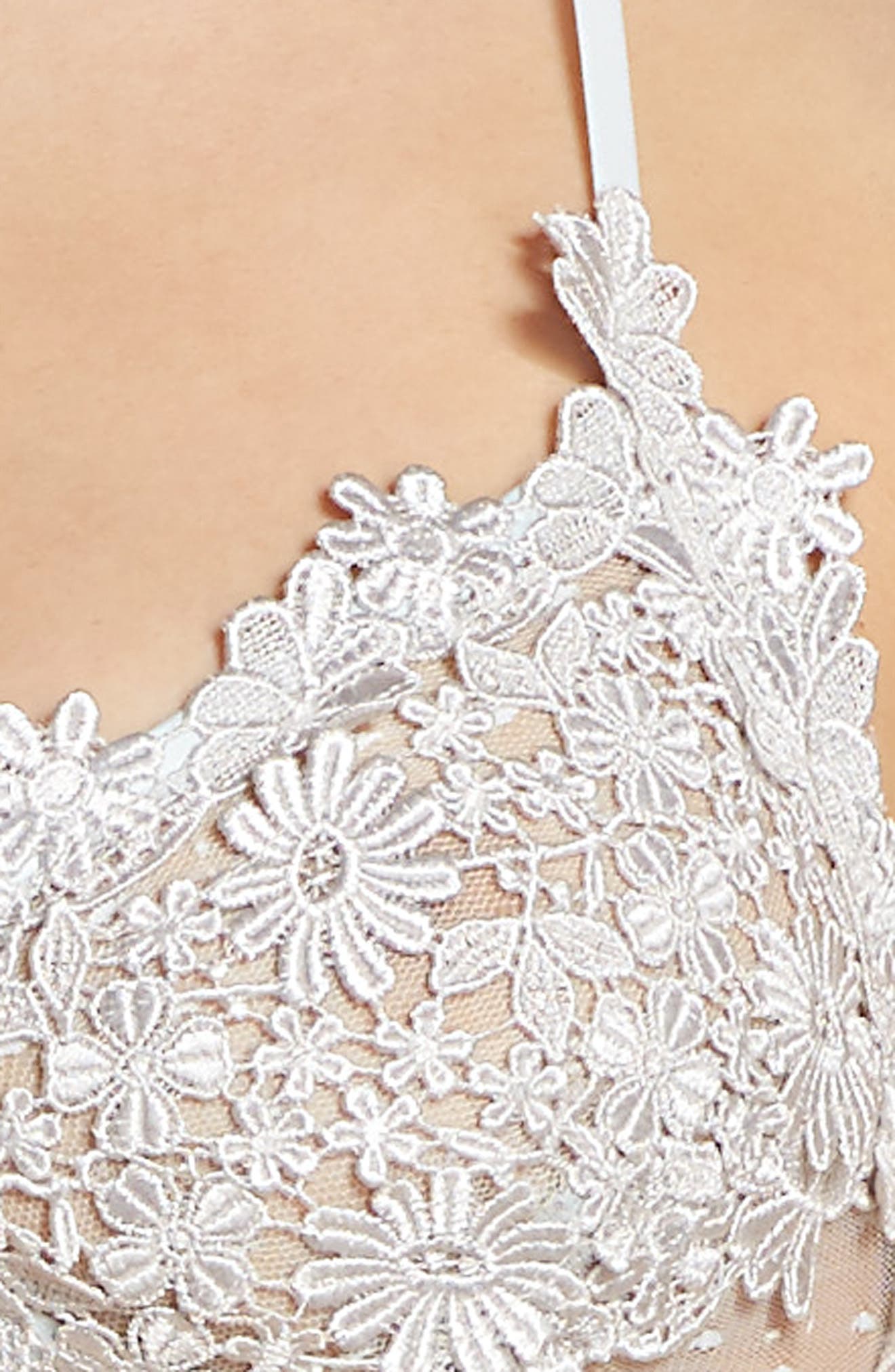 Flora Nikrooz Showstopper Bralette | Nordstromrack