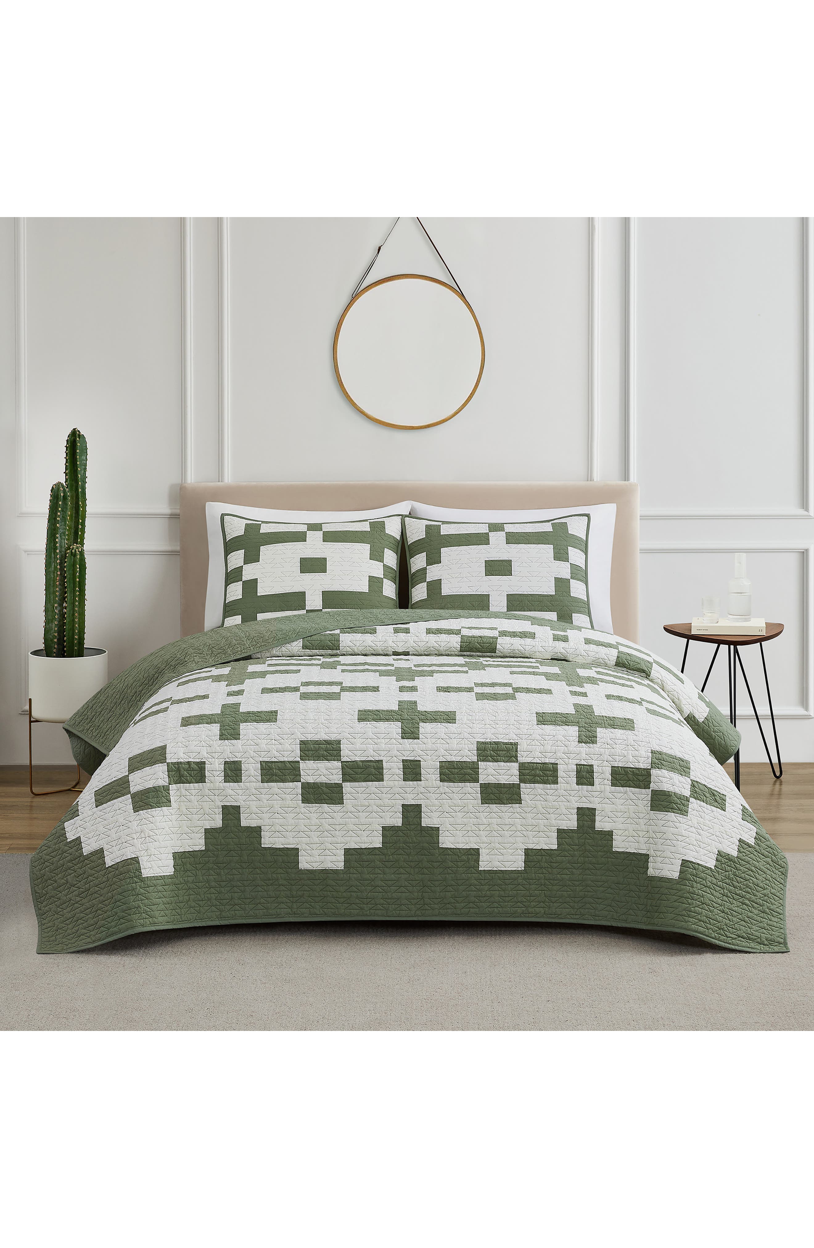Pendleton Painted Cove Reversible Quilt & Sham Set | Nordstrom