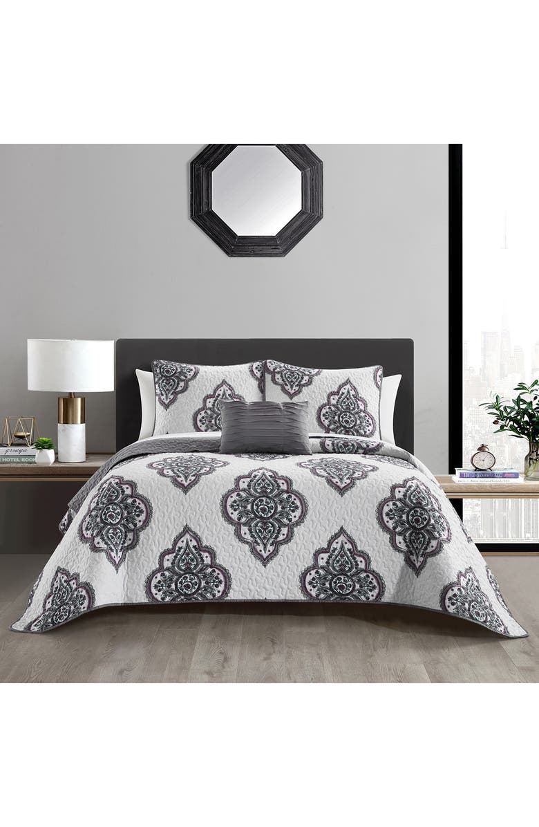 CHIC Bentlie Moroccan Quatrefoil Quilt 4-Piece Set - King | Nordstromrack
