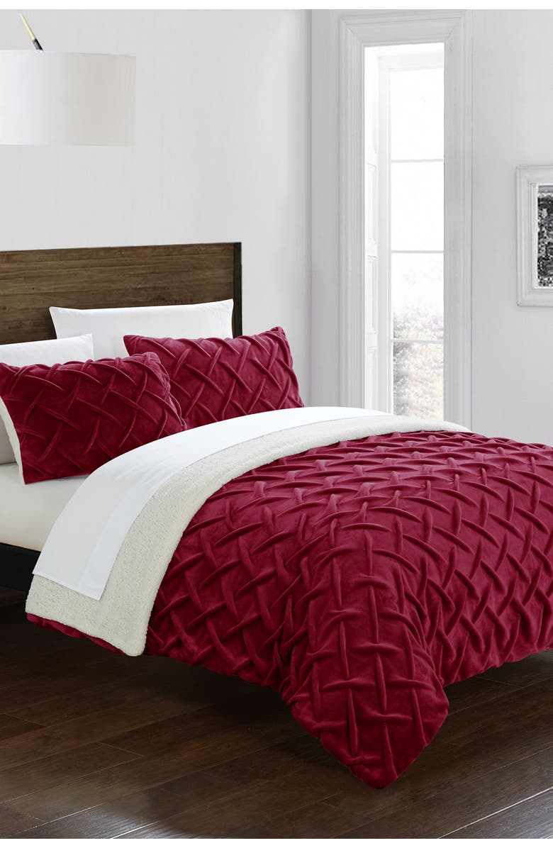 CHIC Thirsa Pinch Pleat Crisscross Faux Shearling Lined King Comforter ...