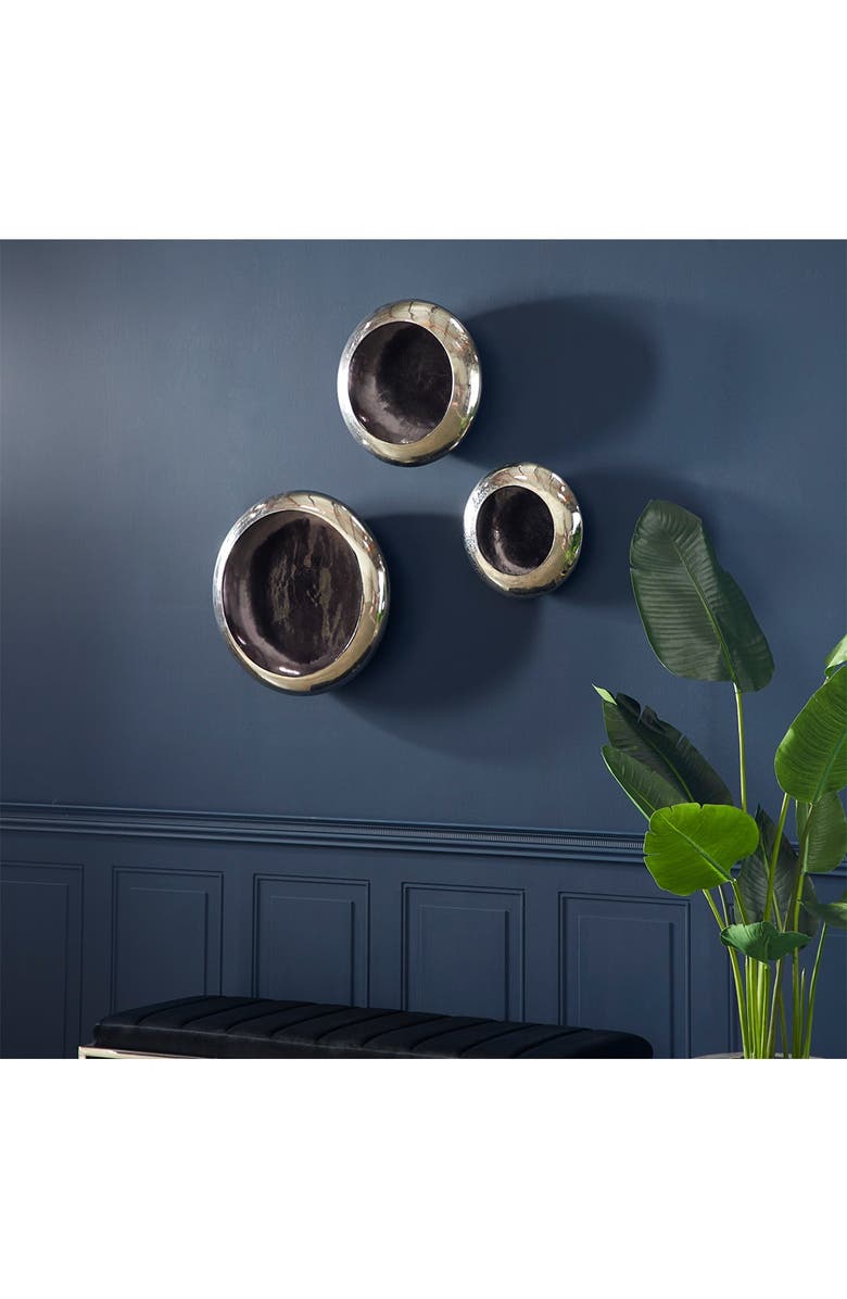 WILLOW ROW Metallic Silver and Gunmetal Round Metal Plate Wall Decor ...