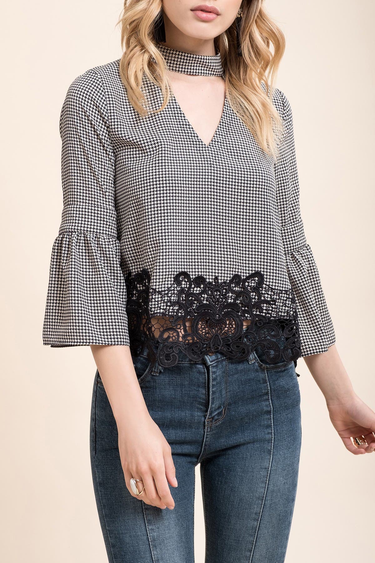 MOON RIVER Lace Hem Choker Neck Blouse | Nordstromrack