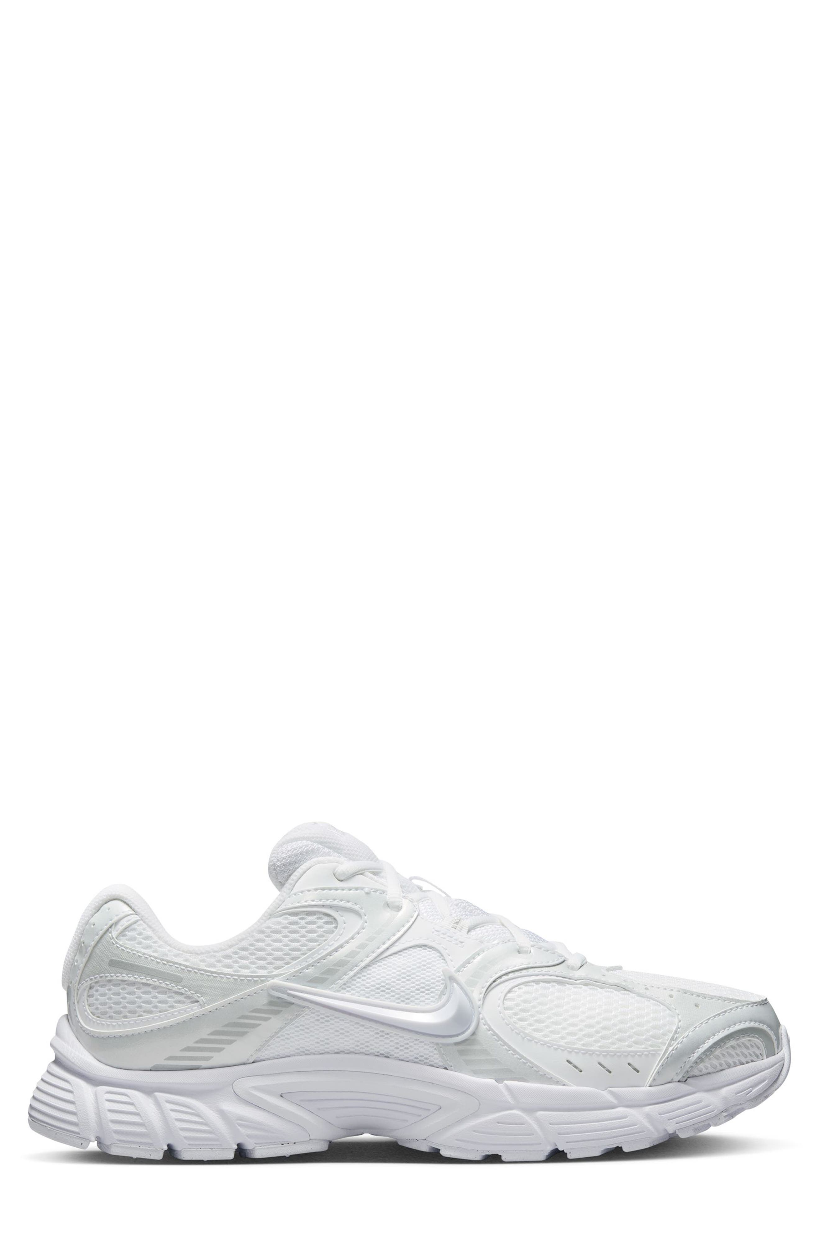 Nike V5 RNR Sneaker (Men) | Nordstrom