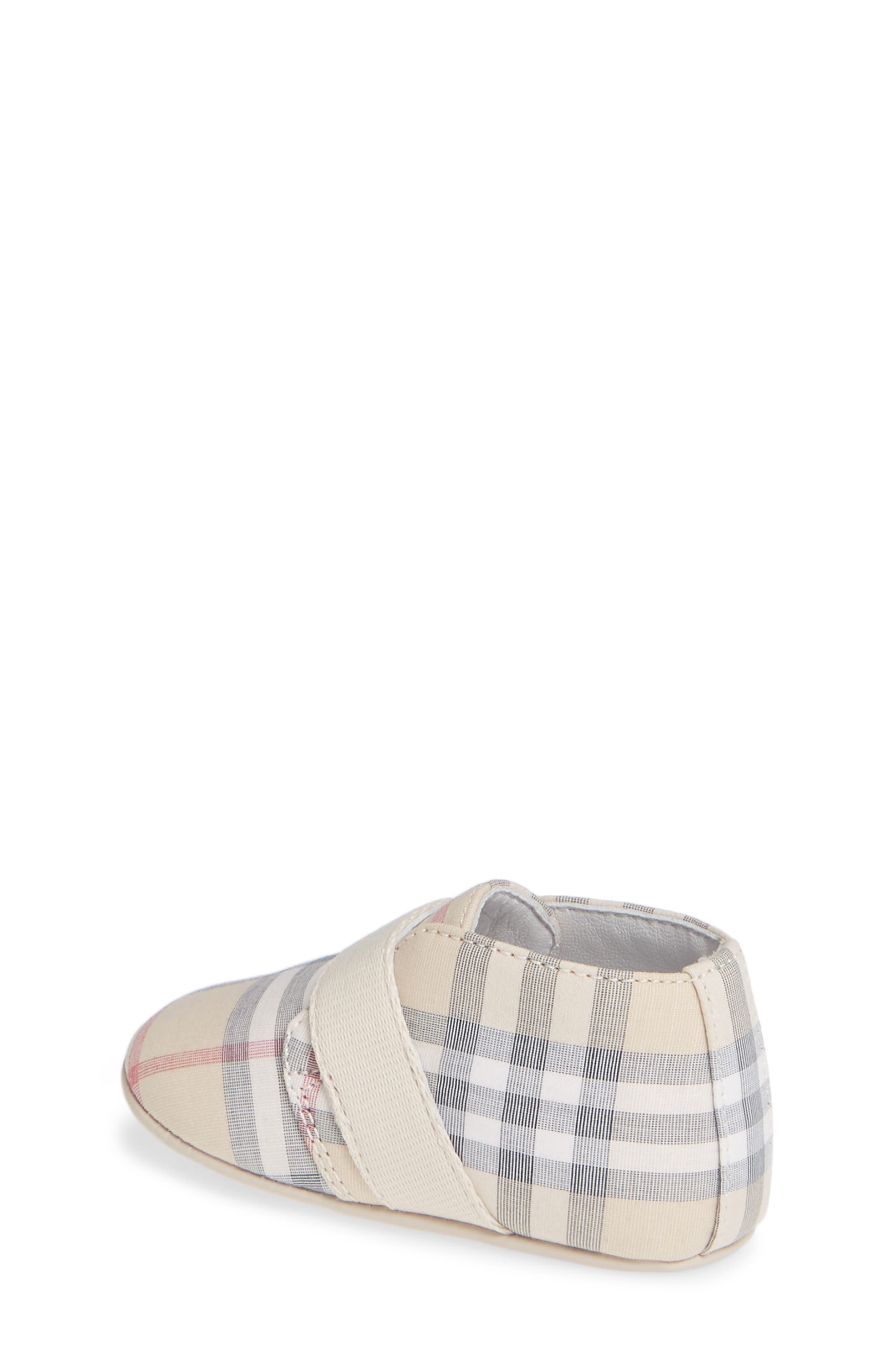 Burberry Charlton Check Crib Shoe | Nordstromrack