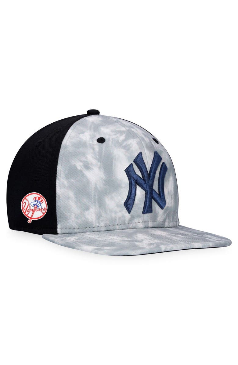 MAJESTIC Men's Majestic Gray New York Yankees Smoke Dye Snapback Hat ...