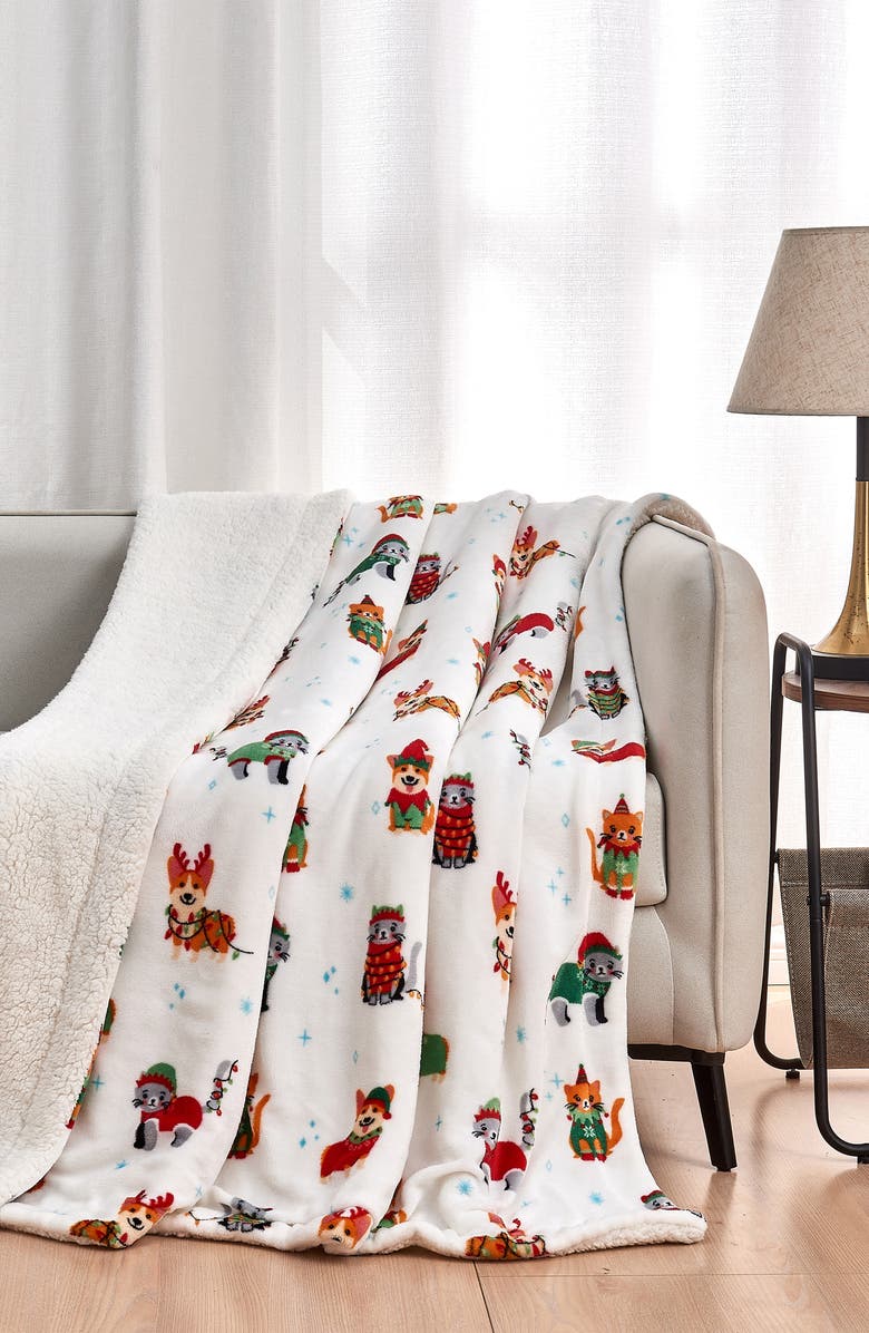 Woven & Weft Holiday Gnome Print Plush Velvet Reversible Throw Blanket ...
