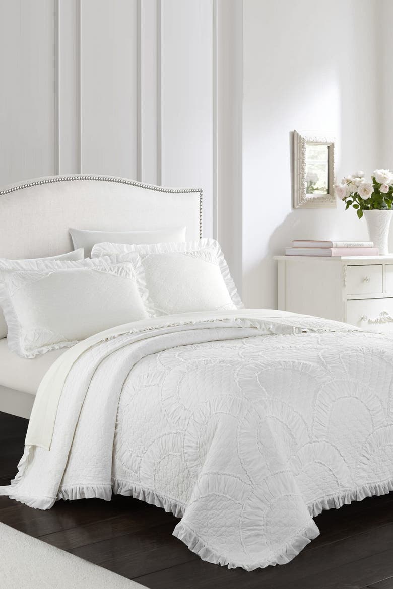 Queen Carmina Stitched Fish Scale Quilt - Cream | Nordstromrack