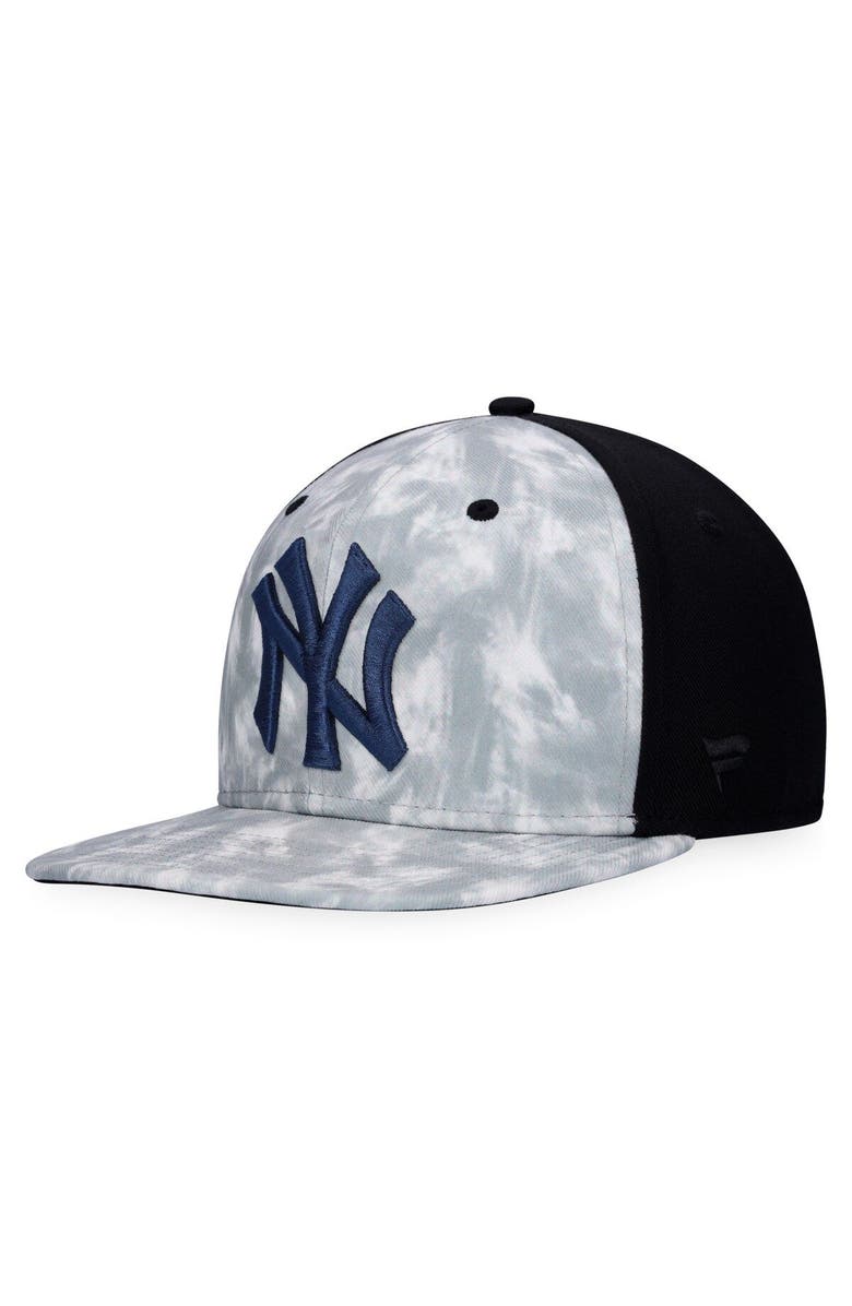 MAJESTIC Men's Majestic Gray New York Yankees Smoke Dye Snapback Hat ...