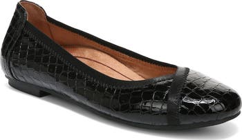 Vionic Caroll Flat (Women) | Nordstrom