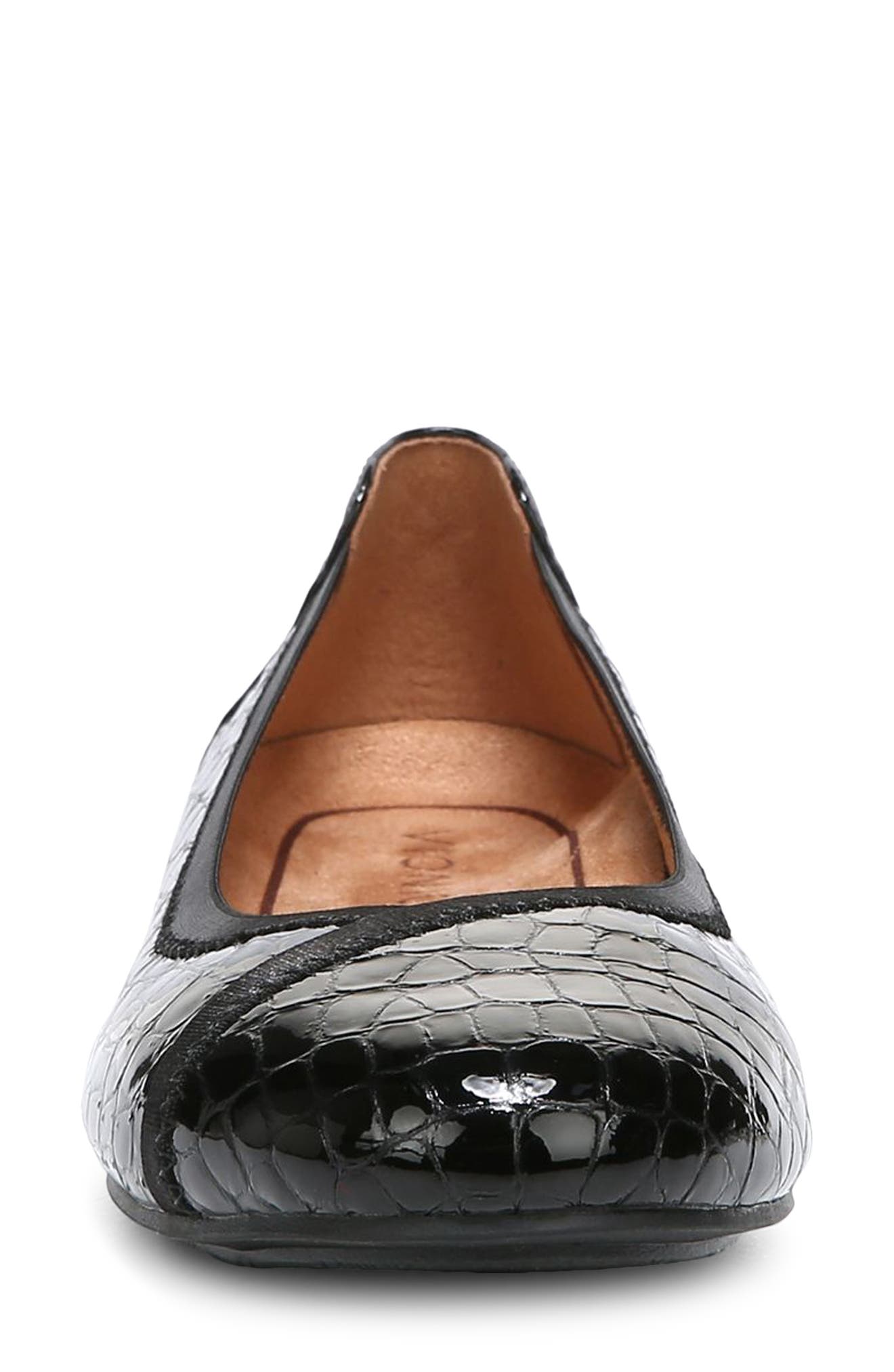 Vionic Caroll Flat (Women) | Nordstromrack