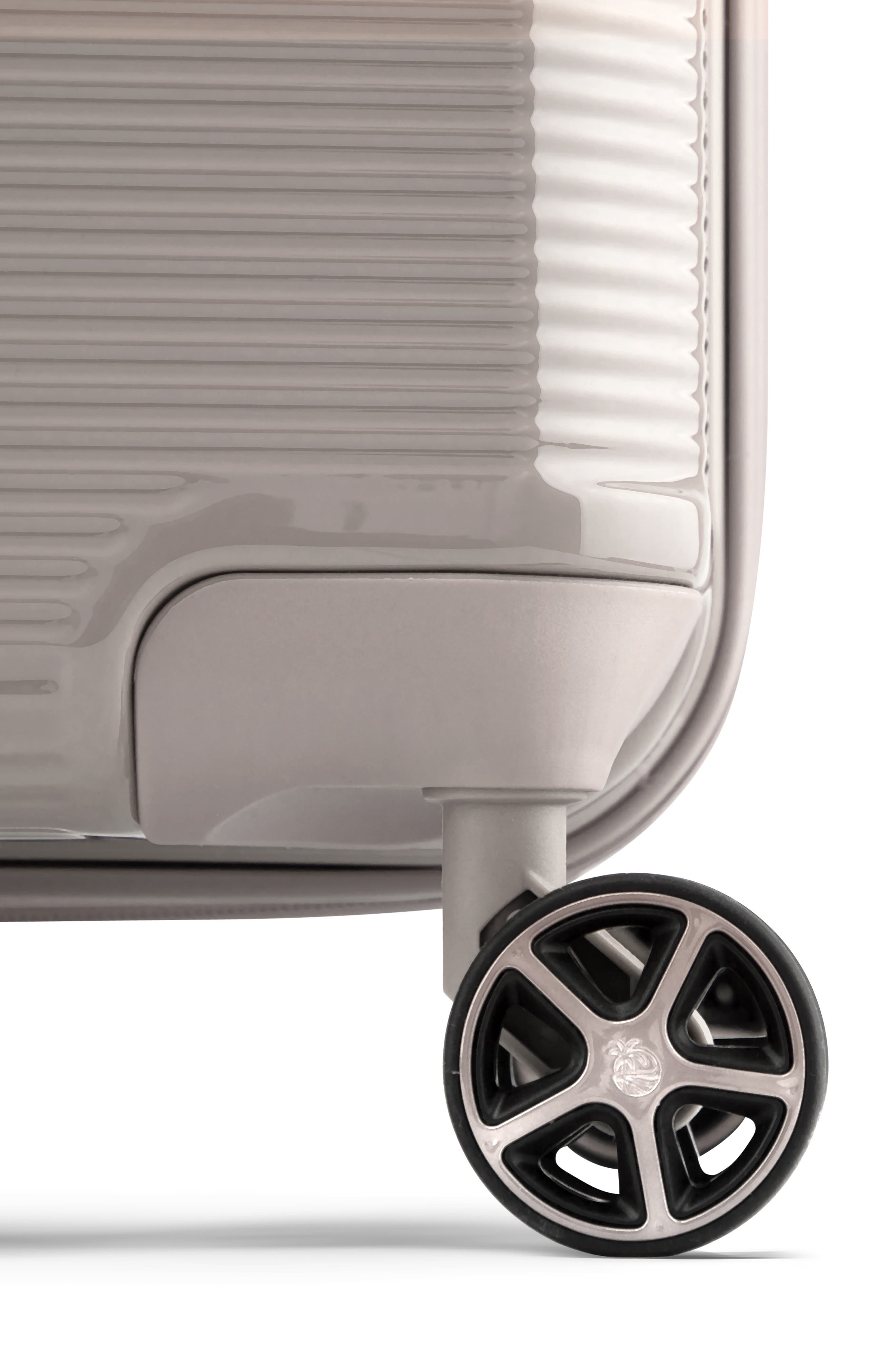 Vacay Future Uptown Ombré 28-Inch Spinner Suitcase | Nordstromrack