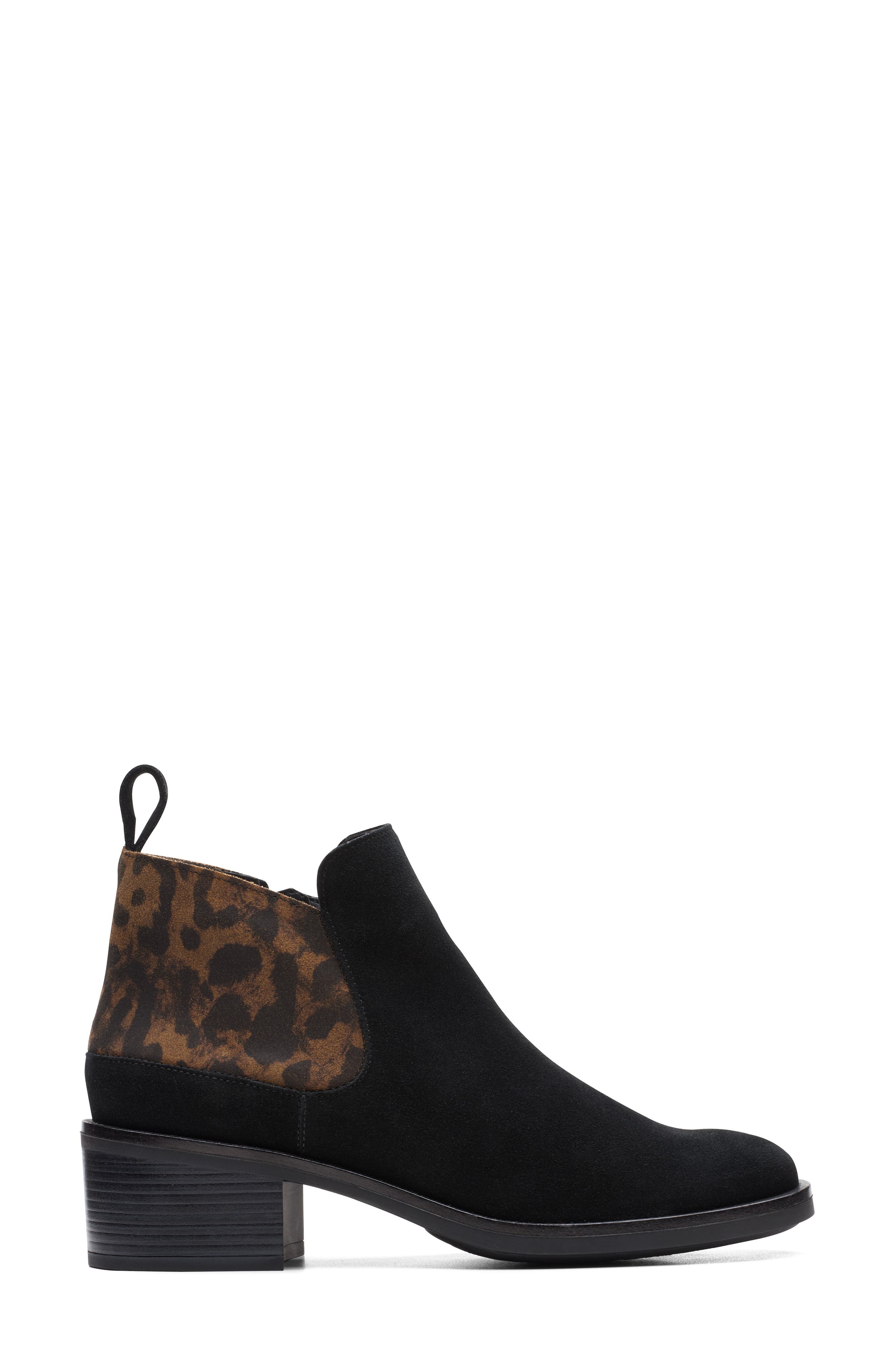 Clarks® Memi Zip Bootie (Women) | Nordstromrack
