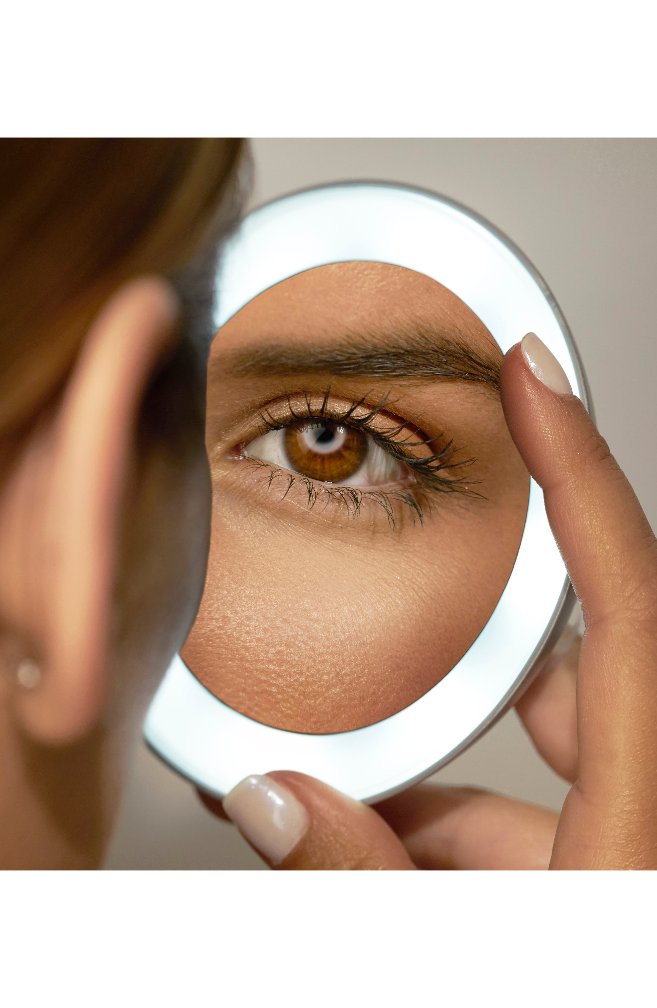 TWEEZERMAN Mini LED 15x Lighted Mirror | Nordstrom