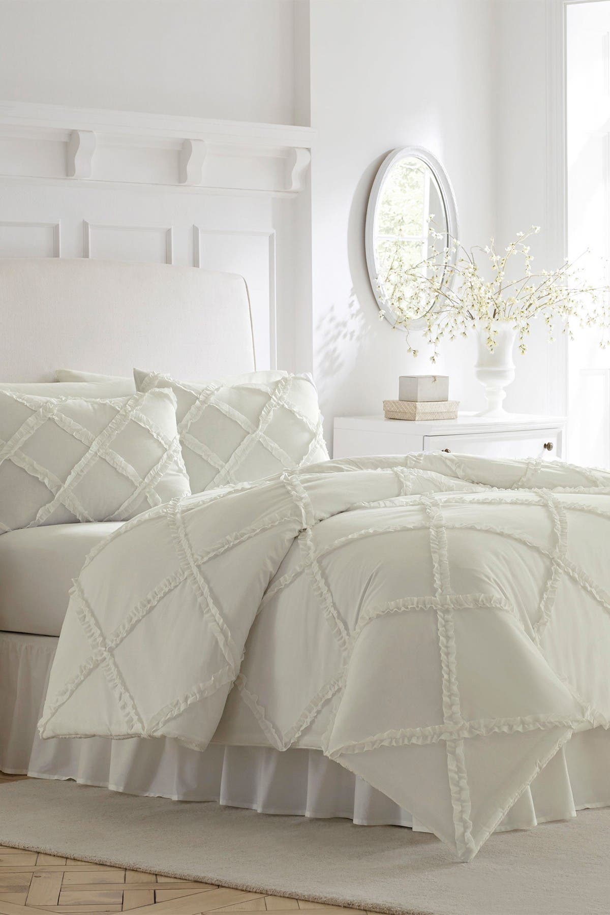 Laura Ashley Adelina White King Comforter Set | Nordstromrack