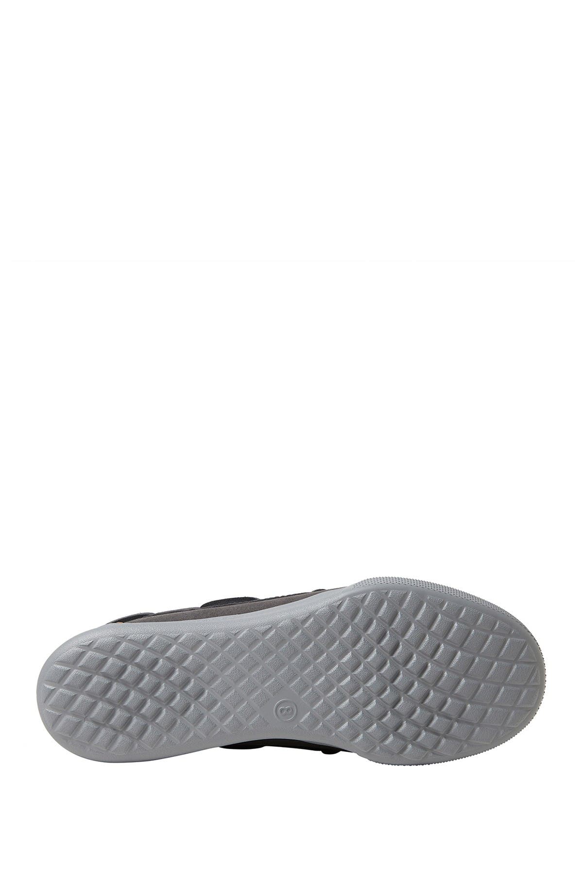 SUPPLY CO BY DEARFOAMS Robin Ultrasuede Faux Fur Trim Moccasin (Women ...