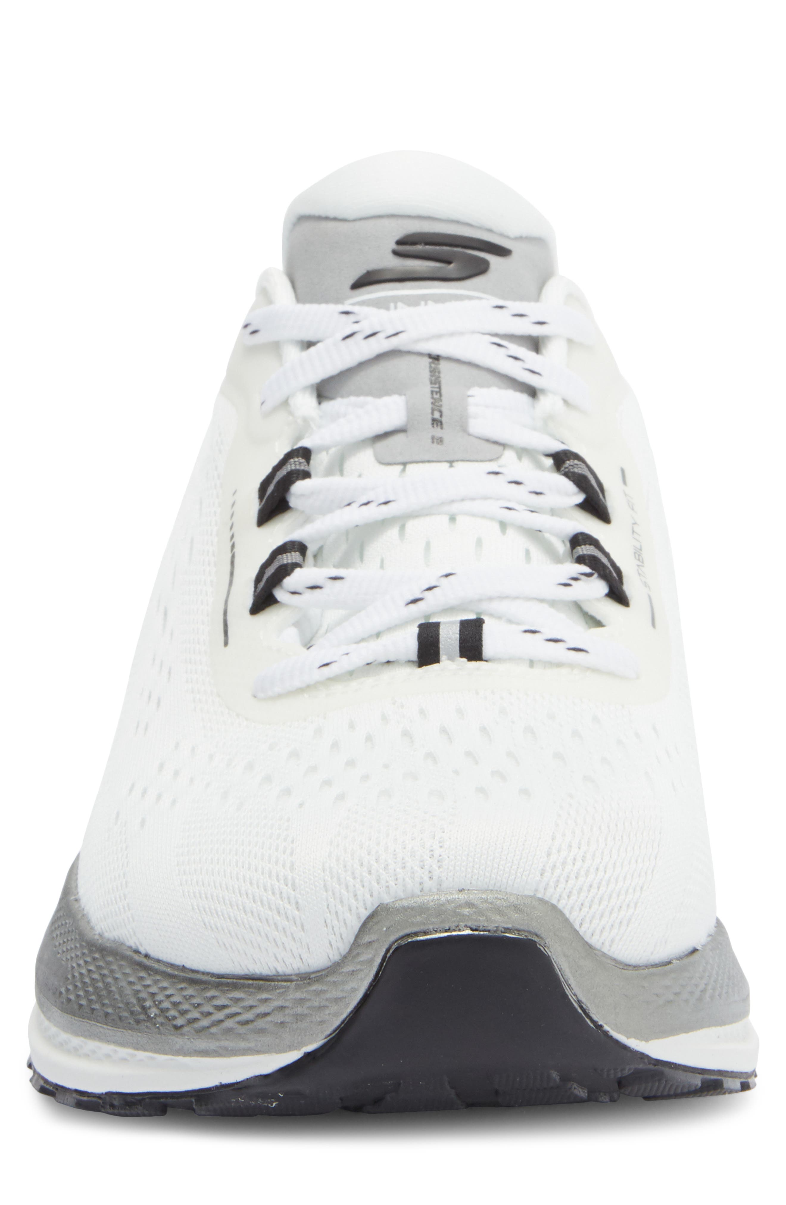 GO RUN Persistence 2 Running Shoe (Men) | Nordstromrack