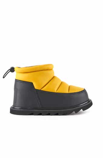 Sacai Clarks® Original Hybrid Wallabee Lug Sole Chukka Boot Sacai Clarks® Original Hybrid Wallabee Lug Sole Chukka Boot