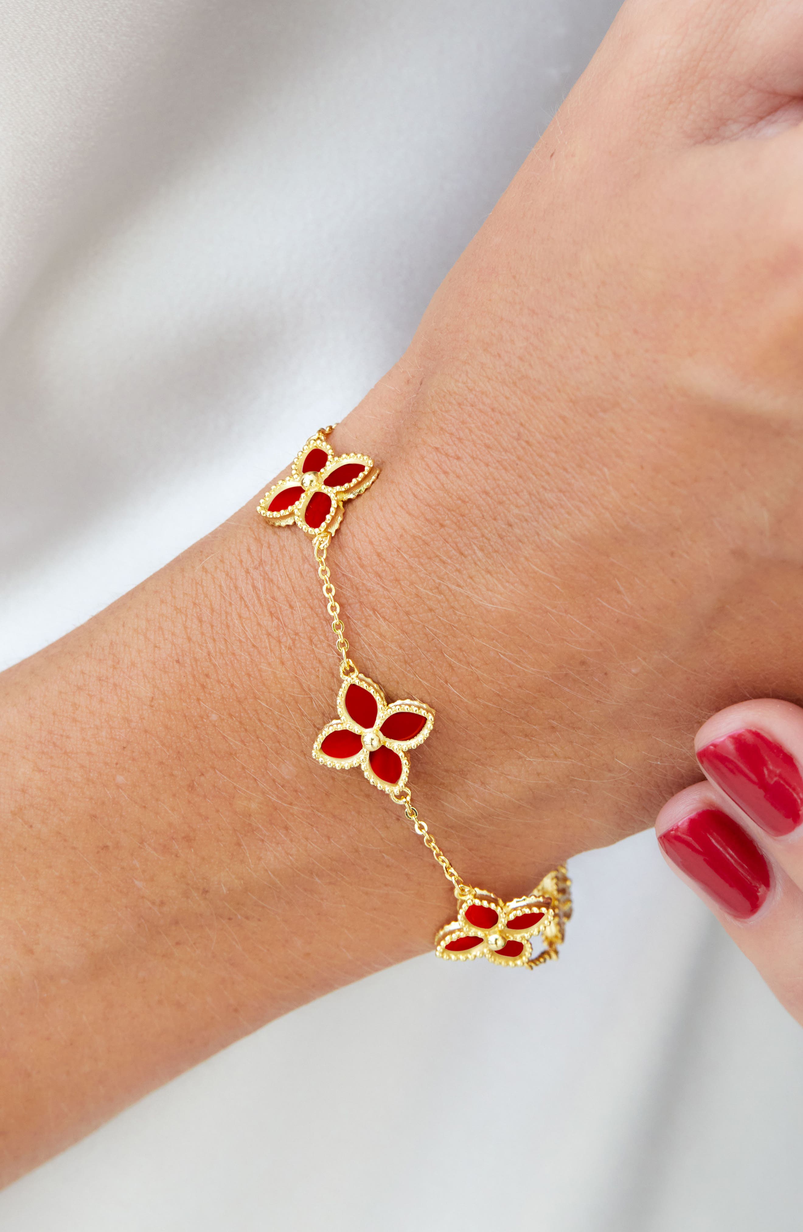 SAVVY CIE JEWELS 18K Gold Vermeil Red Agate Flower Station Bracelet ...
