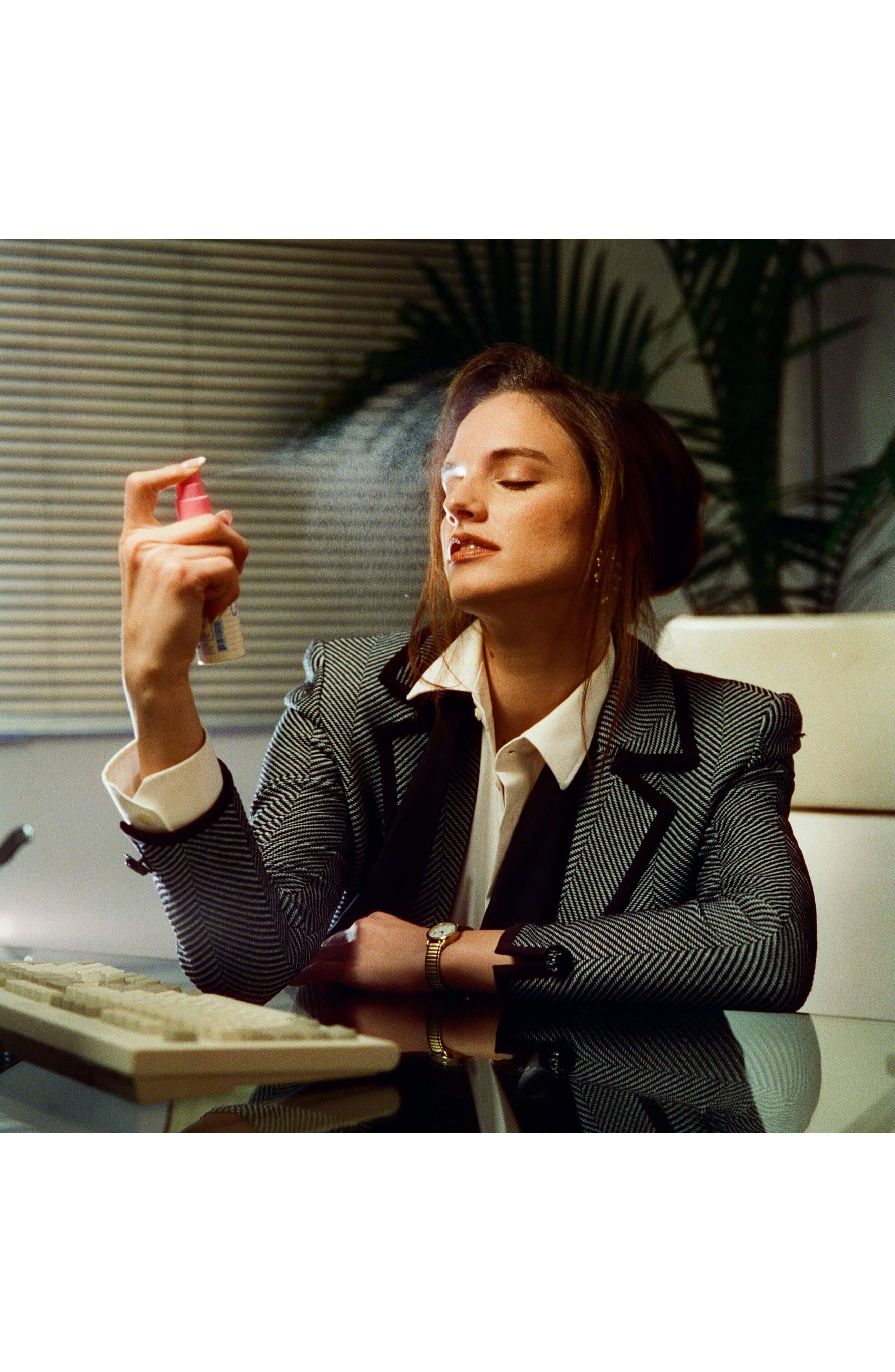 Vacation Super Spritz Broad Spectrum SPF 50 Sunscreen Face Mist | Nordstrom