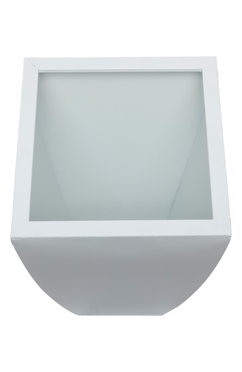 VIVIAN LUNE HOME White Metal Modern Planter with Tapered Base & Fluted ...