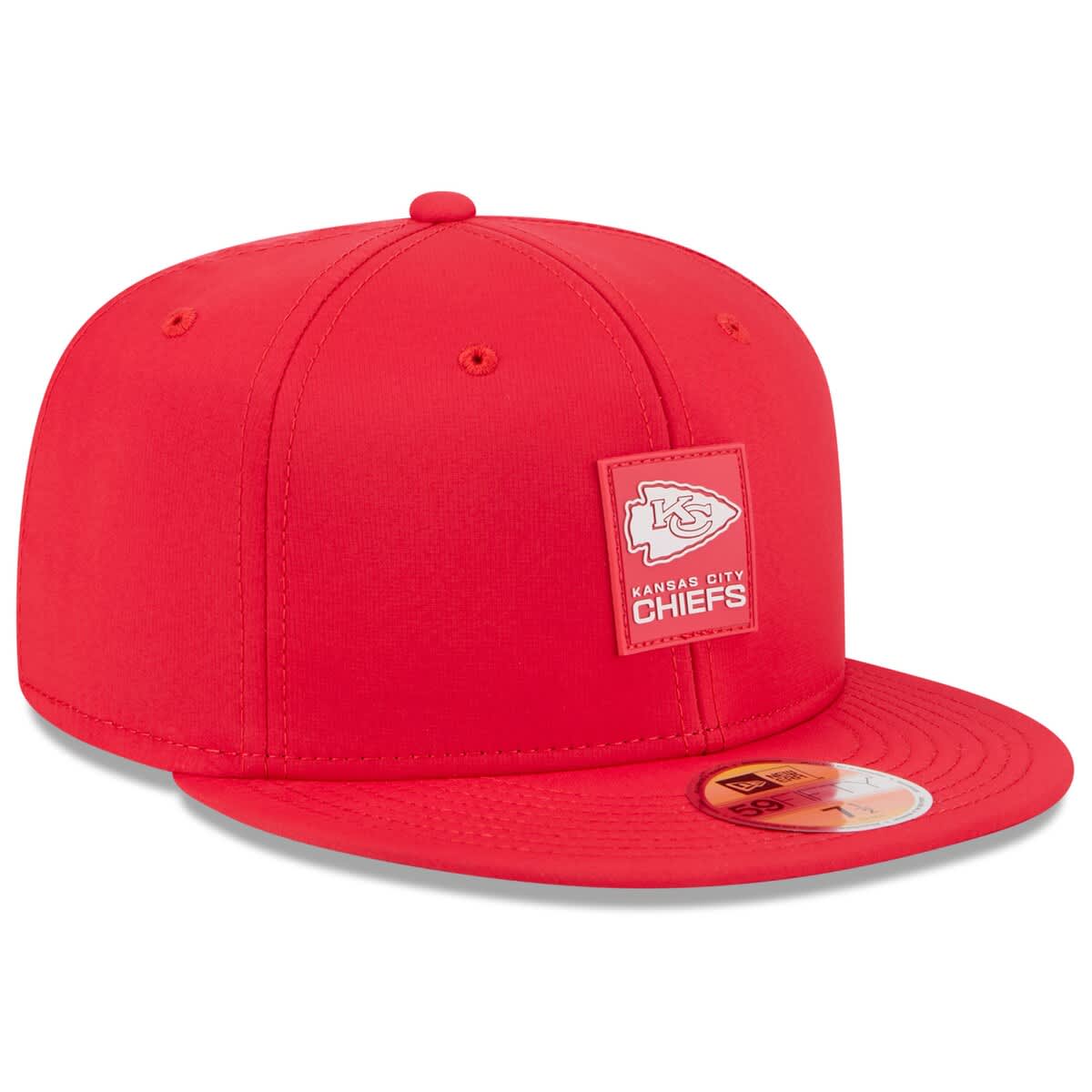 Men's New Era Red Kansas City Chiefs 2025 Sideline 59FIFTY Fitted Hat ...