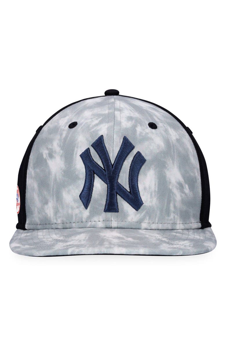 MAJESTIC Men's Majestic Gray New York Yankees Smoke Dye Snapback Hat ...