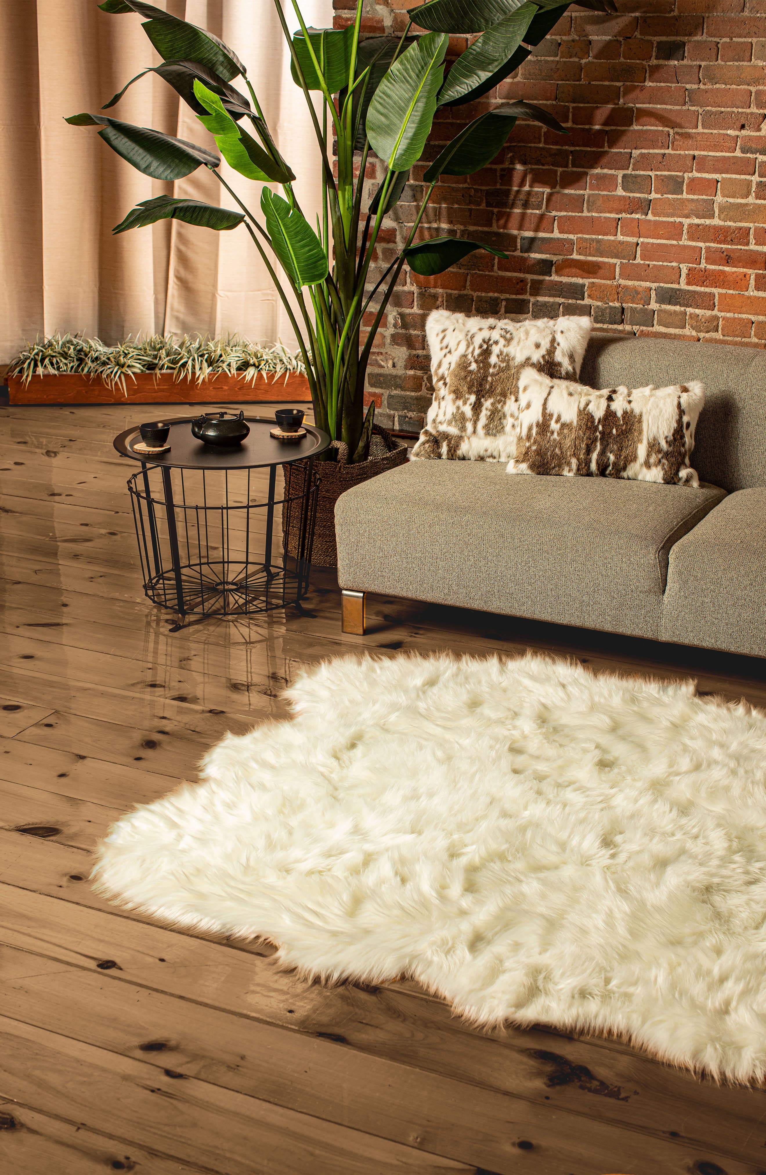 LUXE Gordon Faux Fur Rug - Off White | Nordstromrack