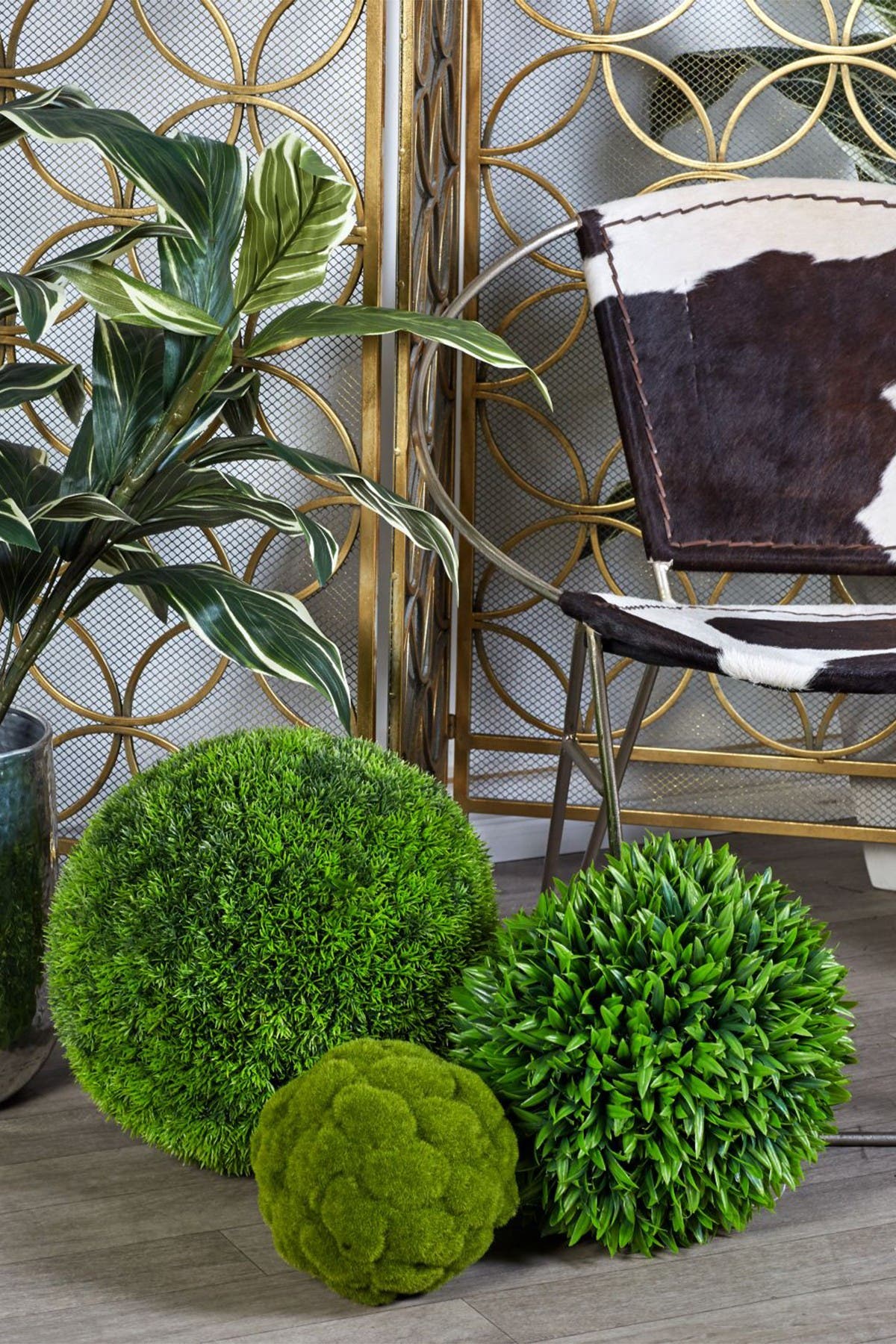 WILLOW ROW Green Faux Foliage Boxwood Topiary Artificial Foliage Ball ...