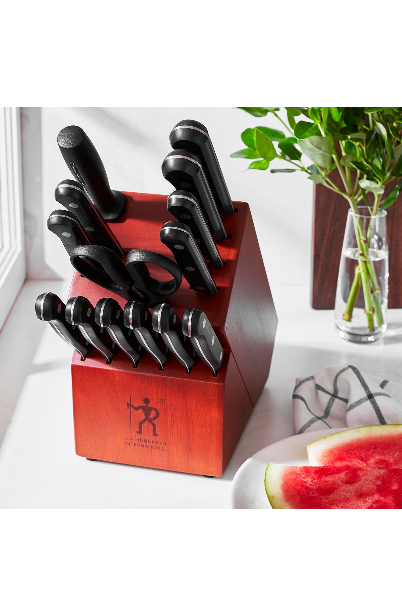 HENCKELS CUTLERY Henckels International Solution 15-Piece Knife Block ...