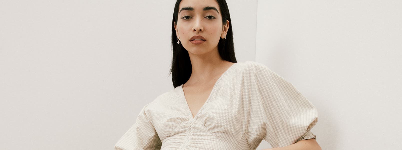 Guide to Neckline Types: Find the Most Flattering for You