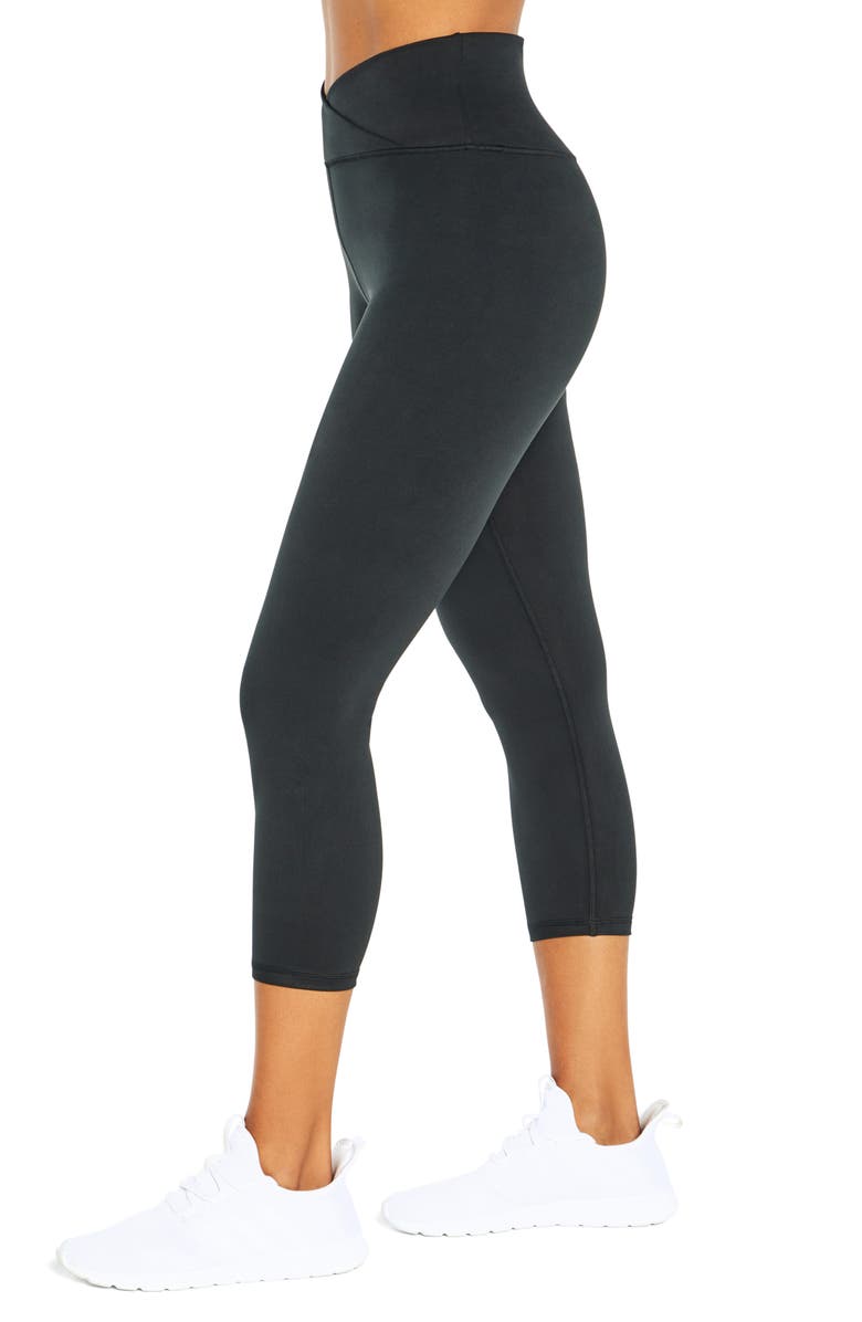 BALANCE COLLECTION Easy Crossover Capri Active Leggings | Nordstromrack