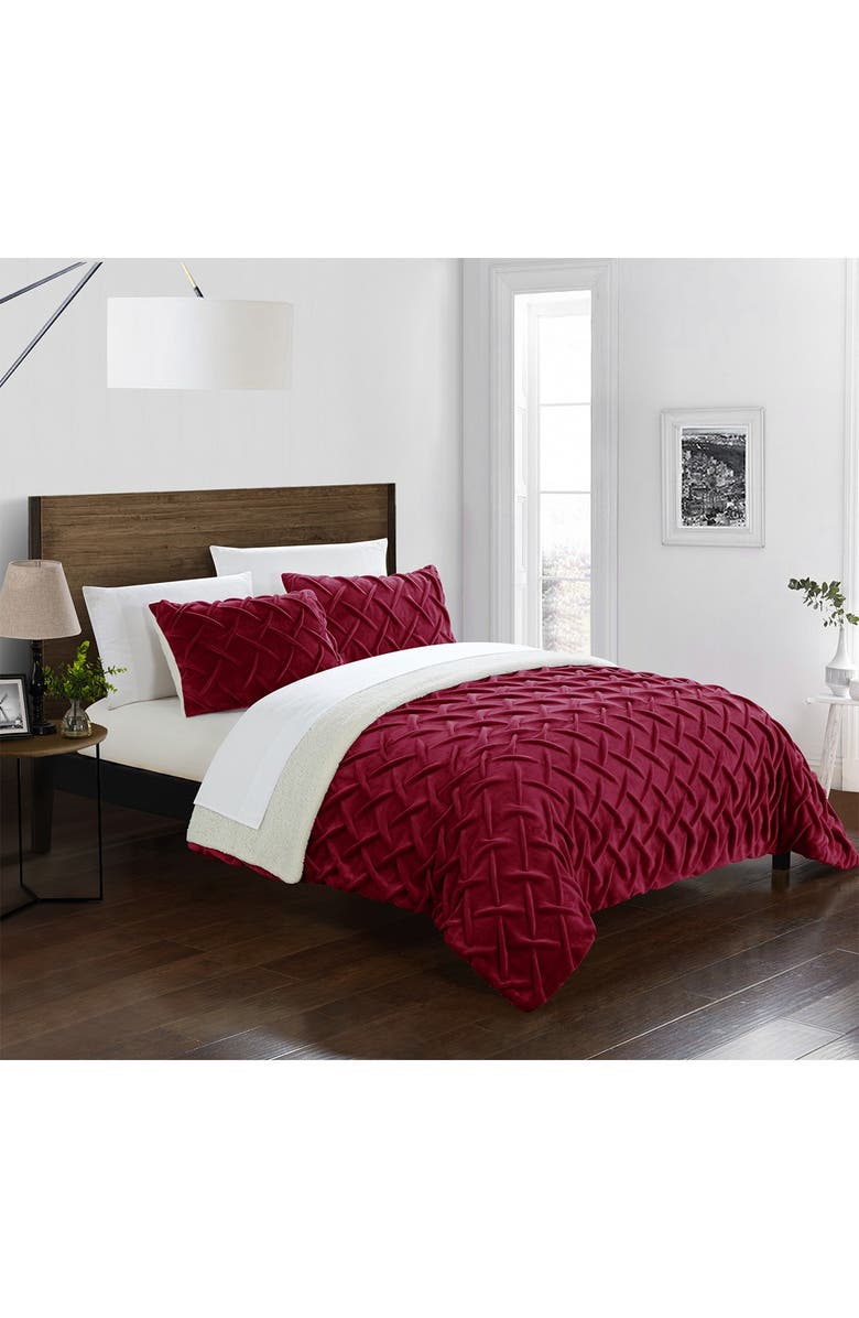 CHIC Thirsa Pinch Pleat Crisscross Faux Shearling Lined King Comforter ...
