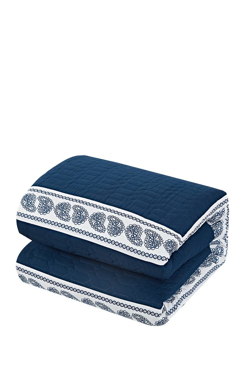 CHIC Keegan Hexagon Embossed Hotel Collection Paisley Details Bed in a ...