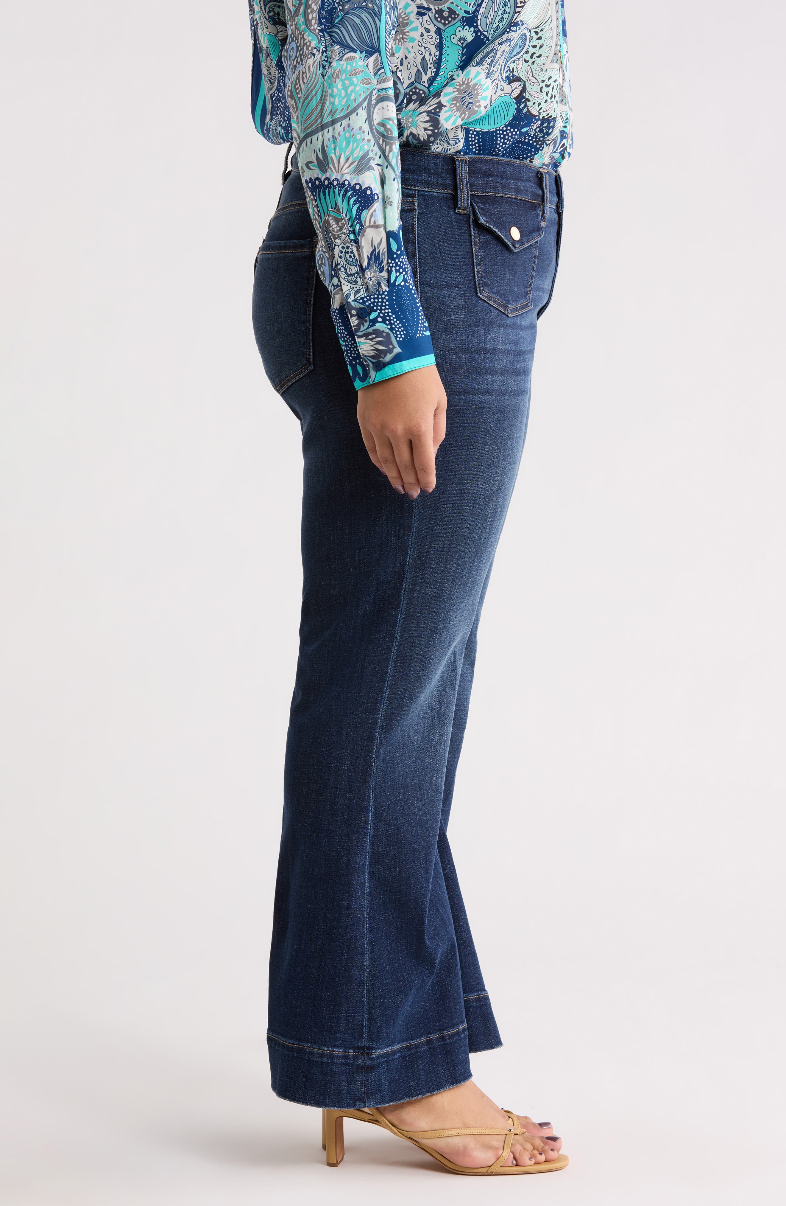 Liverpool Hannah Mini Patch Pocket Flare Jeans | Nordstrom