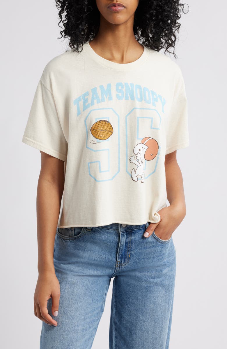 Vinyl Icons Peanuts® Snoopy Game Day 96 Crop Cotton Graphic T-Shirt ...
