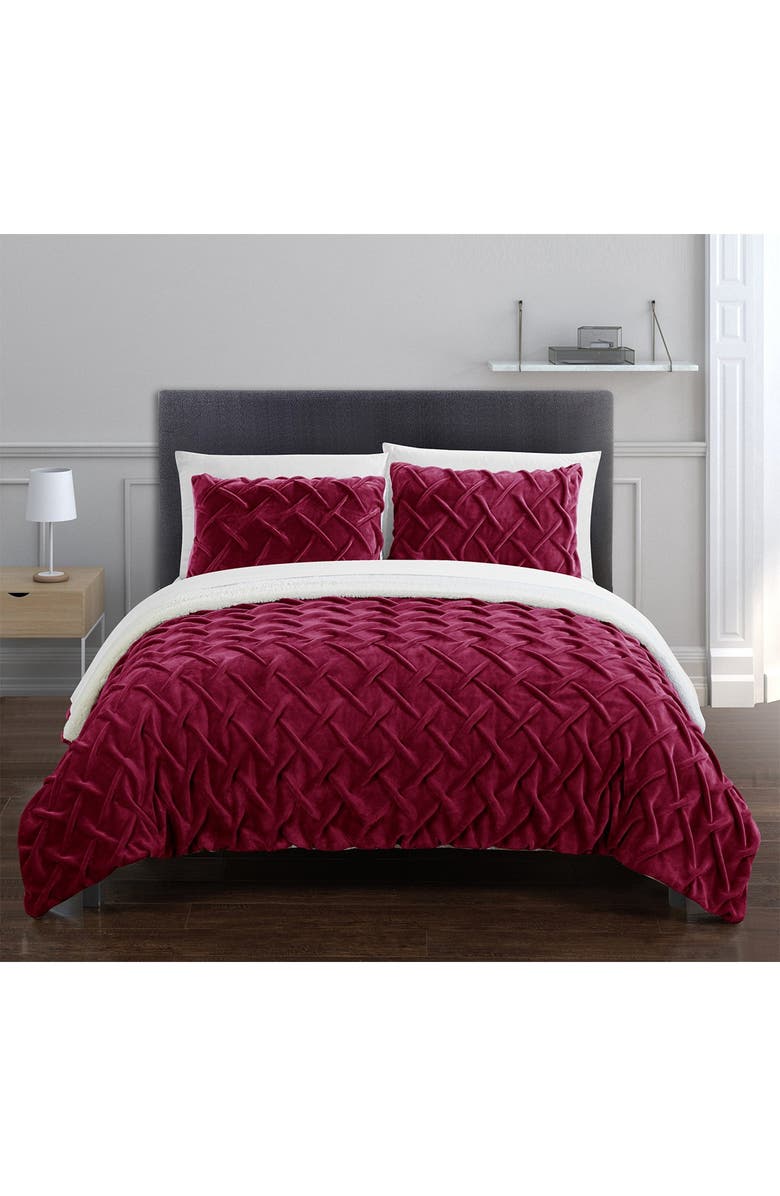 CHIC Thirsa Pinch Pleat Crisscross Faux Shearling Lined King Comforter ...