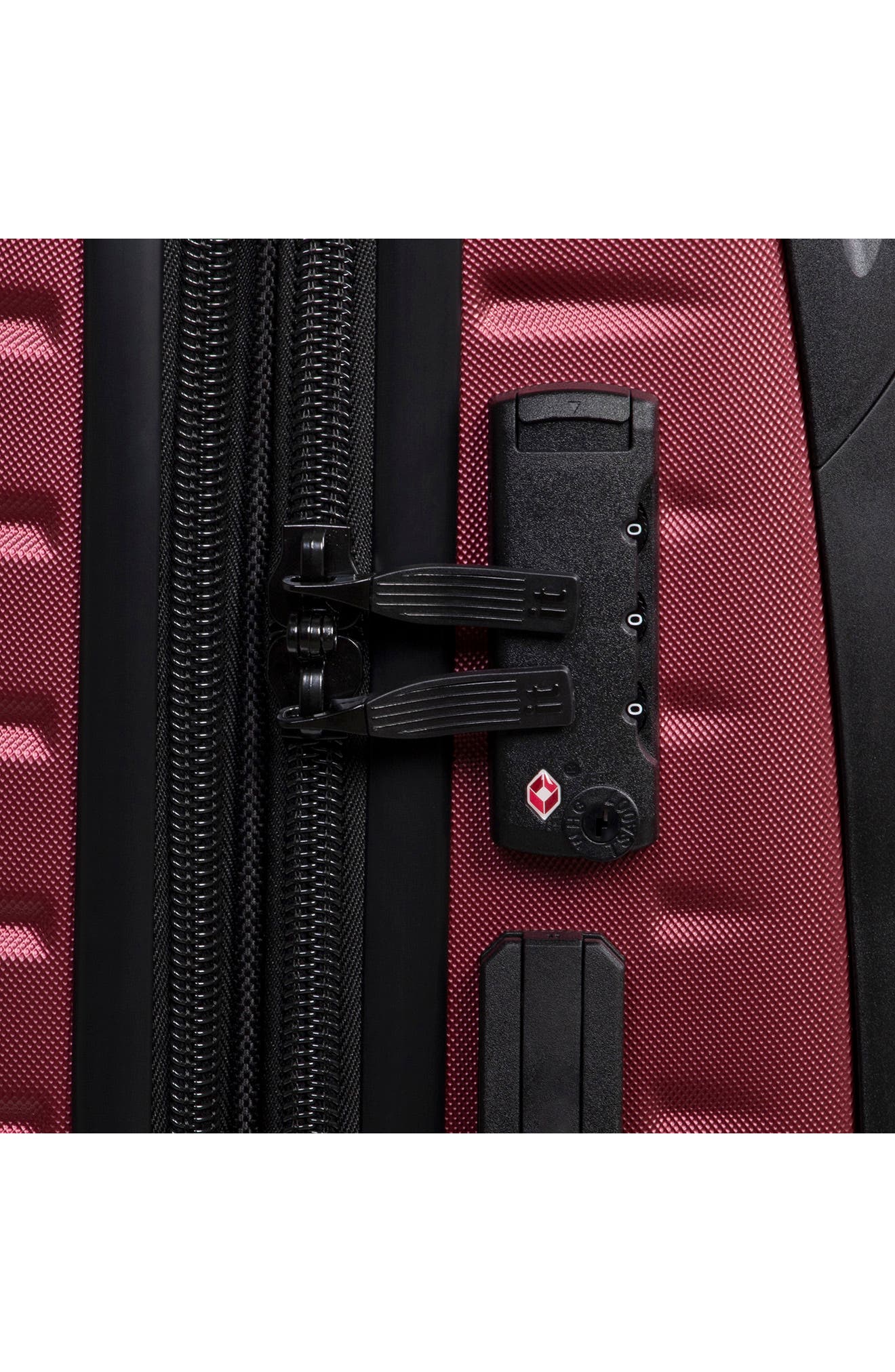 IT LUGGAGE 32" Lineal 8-Wheel Expandable Travel Case | Nordstromrack