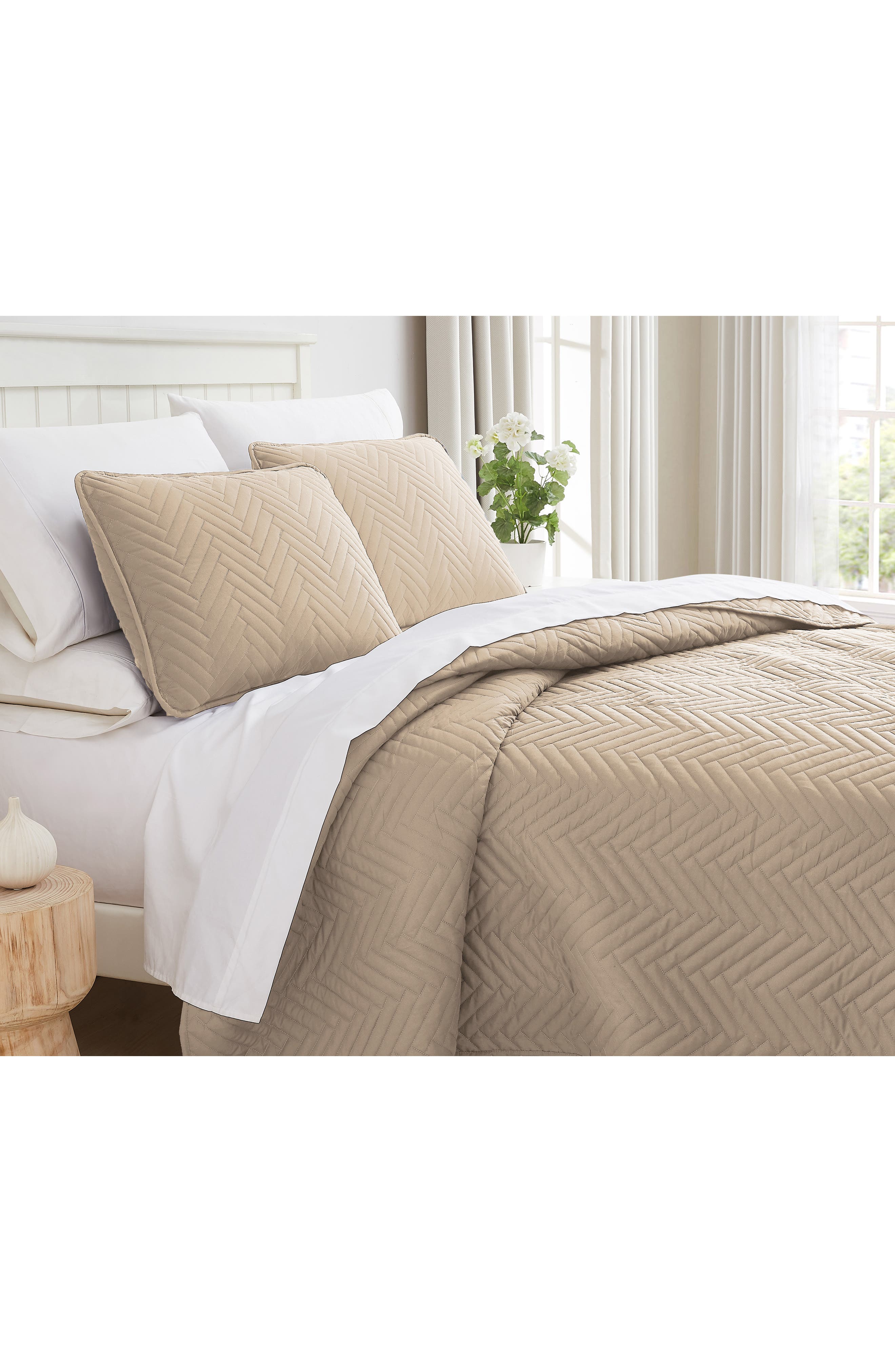SOUTHSHORE FINE LINENS Chevron Quilt Set | Nordstromrack